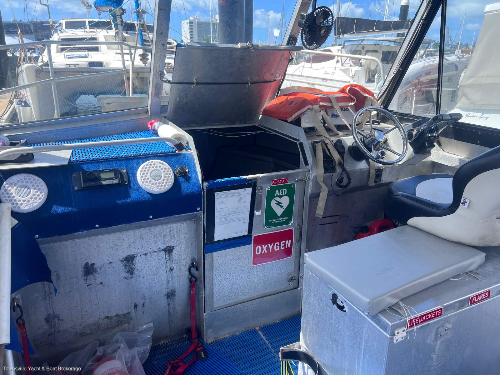 Used Snyper Custom Dive Boat On Tri Axle Swiftco Trailer for Sale ...