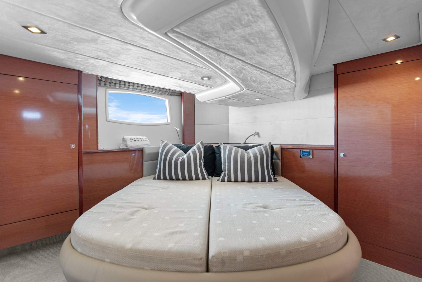 Used Jeanneau Prestige 42s for Sale | Boats For Sale | Yachthub