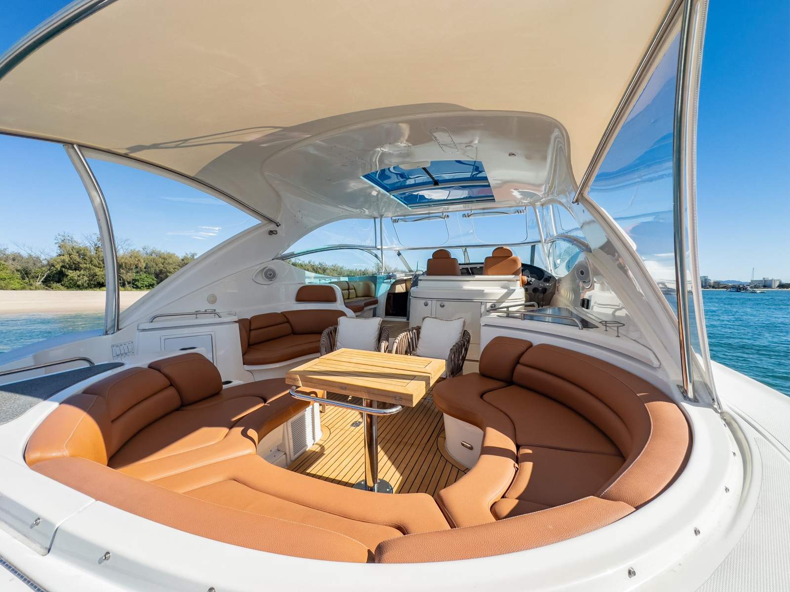 Used Cruisers Yachts 560 Express for Sale | Boats For Sale | Yachthub