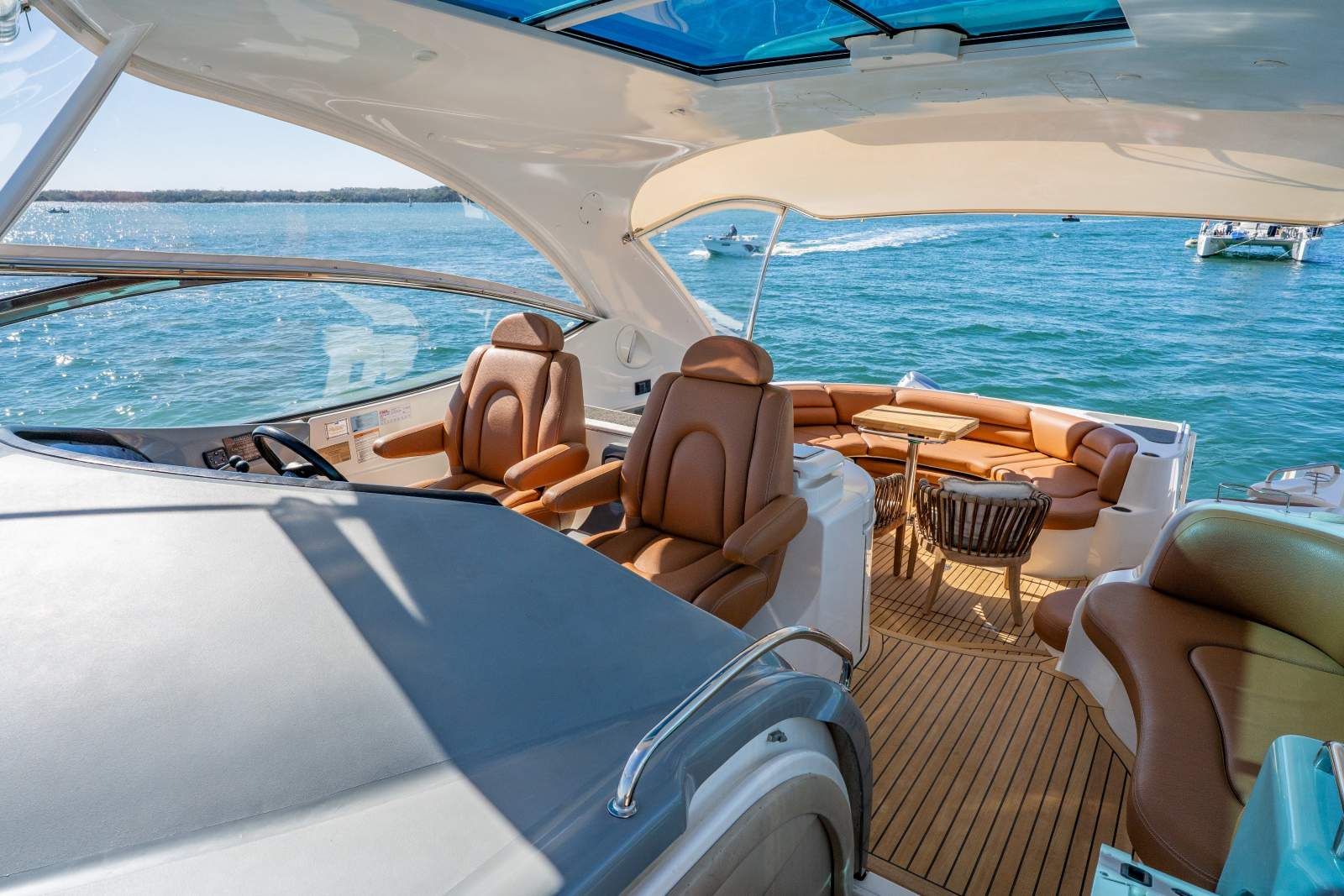 Used Cruisers Yachts 560 Express for Sale | Boats For Sale | Yachthub