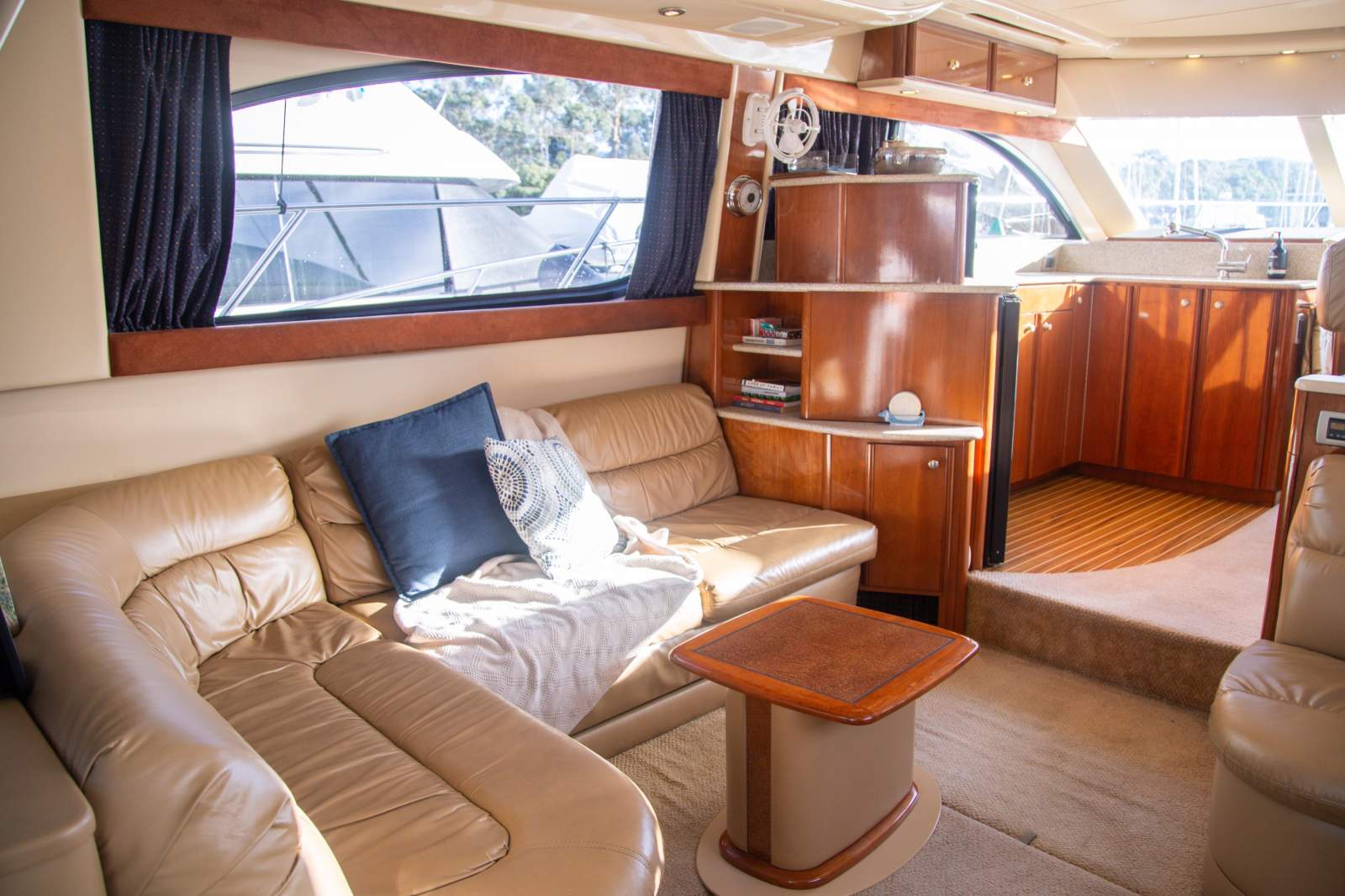Used Meridian 411 Flybridge Enormous Upgrades! Lower Helm! Uprated ...