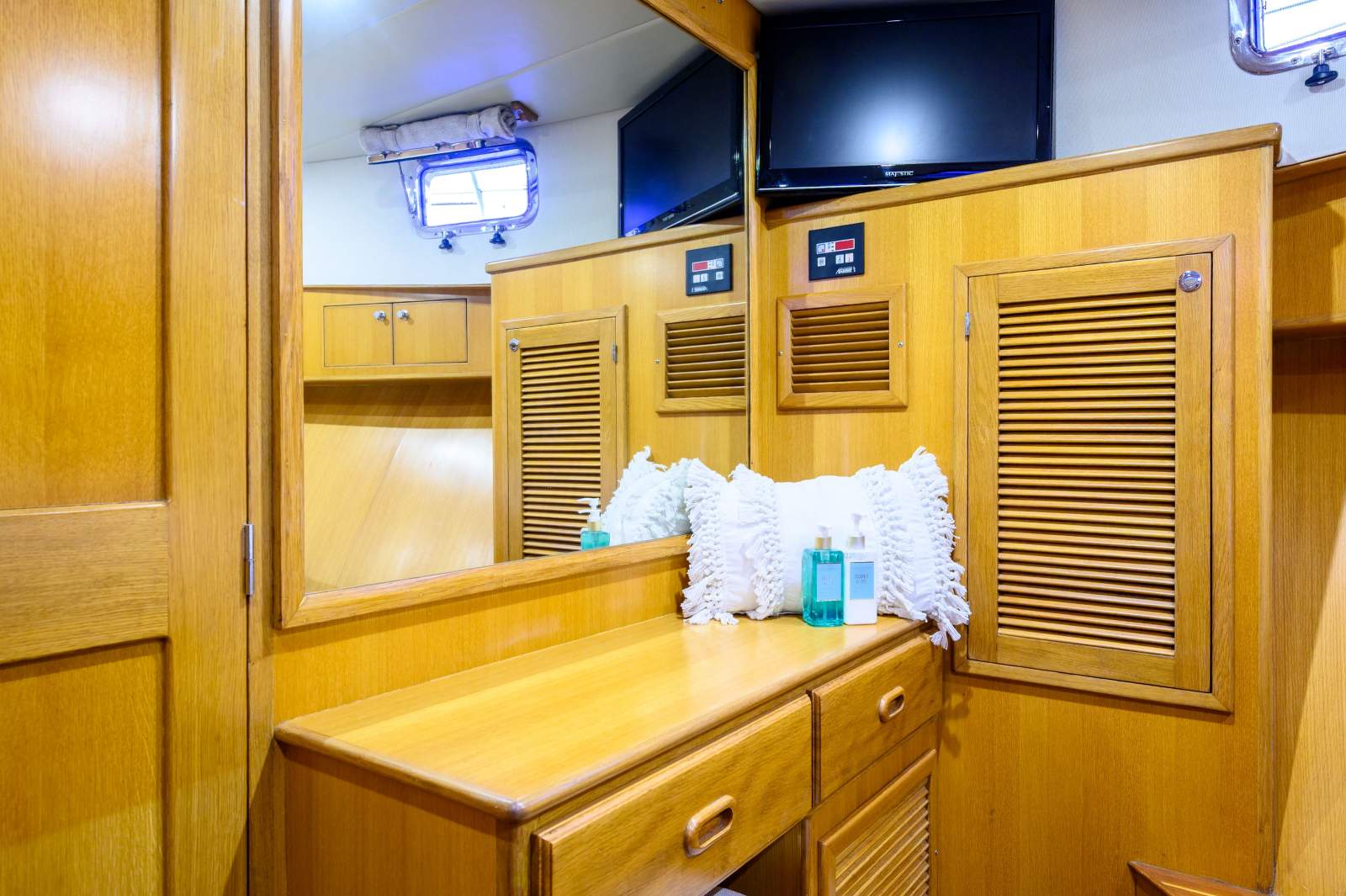 Used Alaska 46 Flybridge for Sale | Boats For Sale | Yachthub