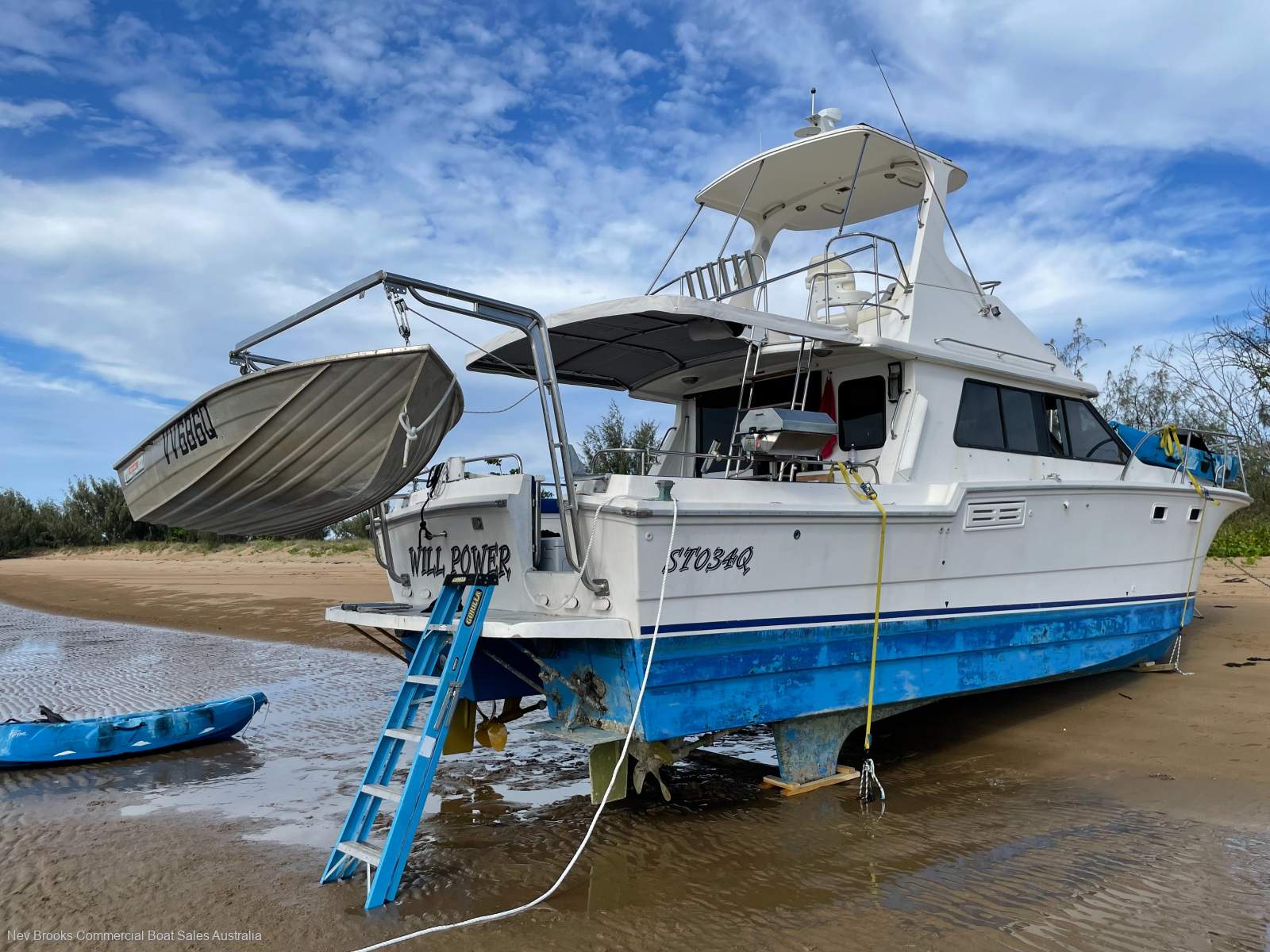 Norcat Challenger 1100 Flybridge - Nev Brooks Commercial Boat Sales