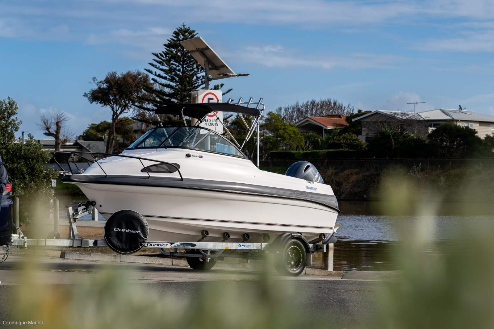 New Haines Signature 525F For Sale | Oceanique Marine