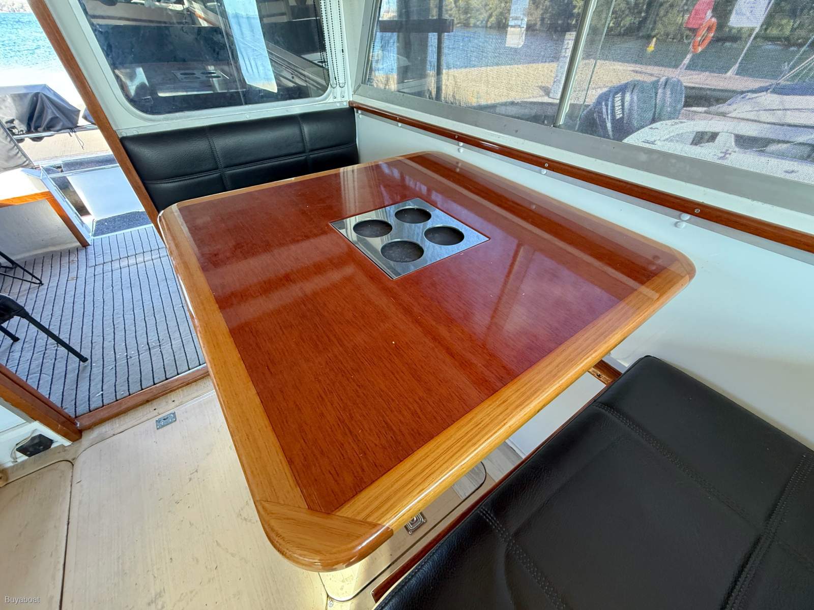 Used Riviera 30 Flybridge for Sale | Boats For Sale | Yachthub