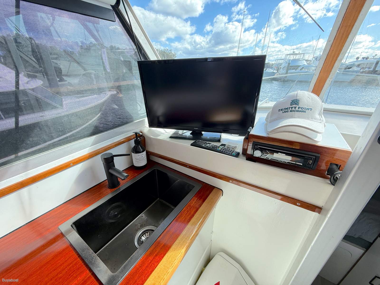 Used Riviera 30 Flybridge for Sale | Boats For Sale | Yachthub