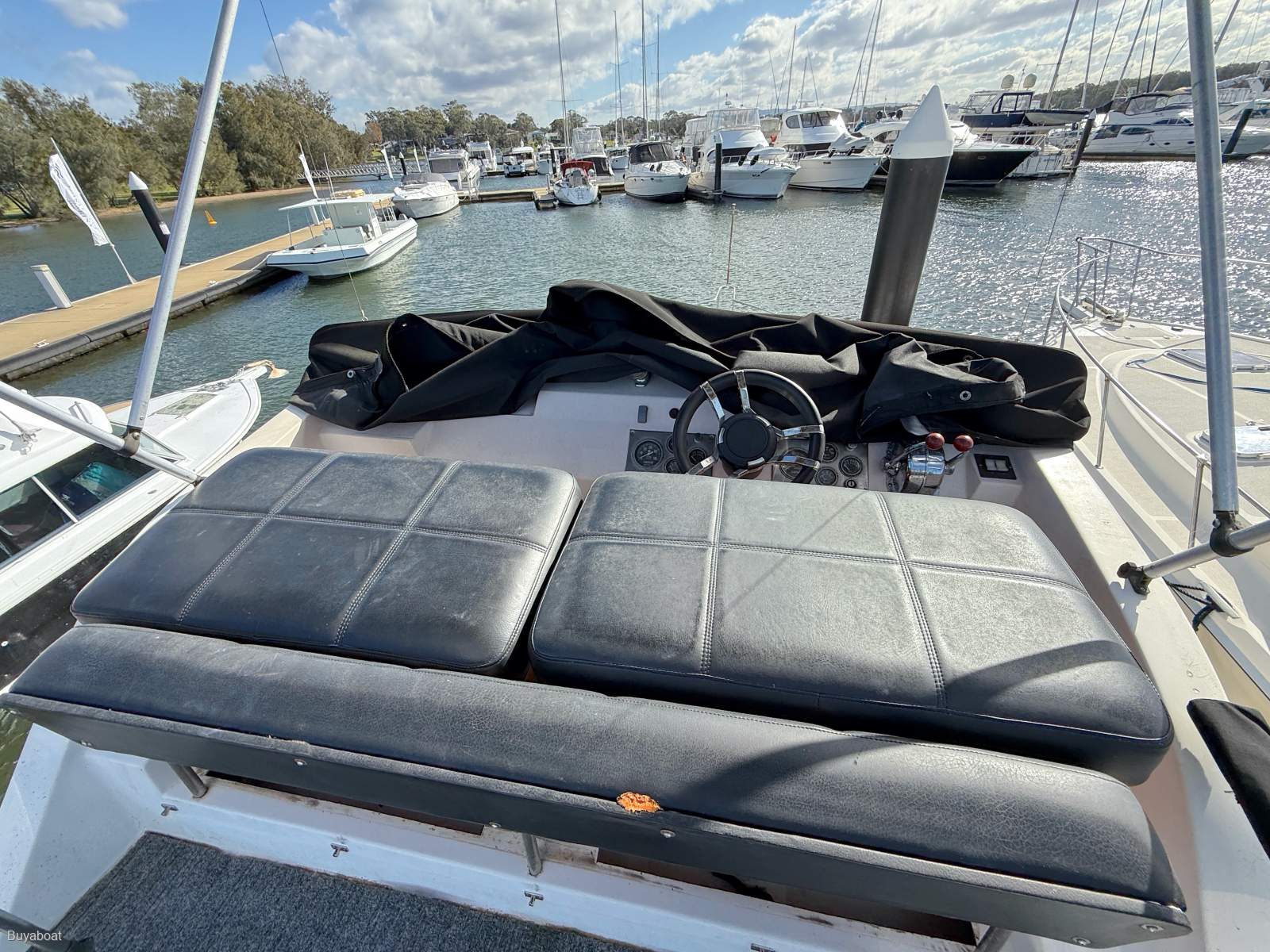 Used Riviera 30 Flybridge for Sale | Boats For Sale | Yachthub