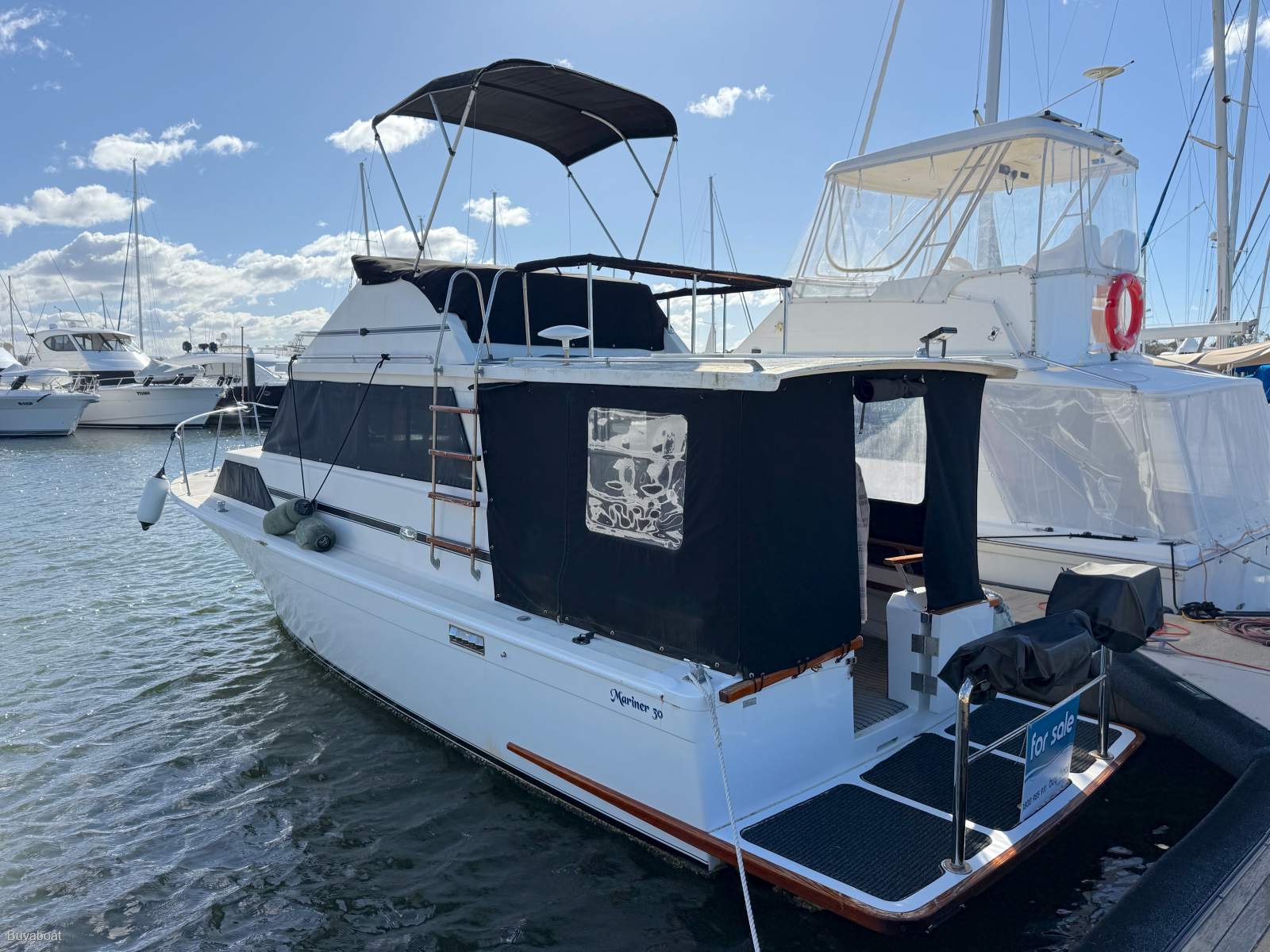 Used Riviera 30 Flybridge for Sale | Boats For Sale | Yachthub
