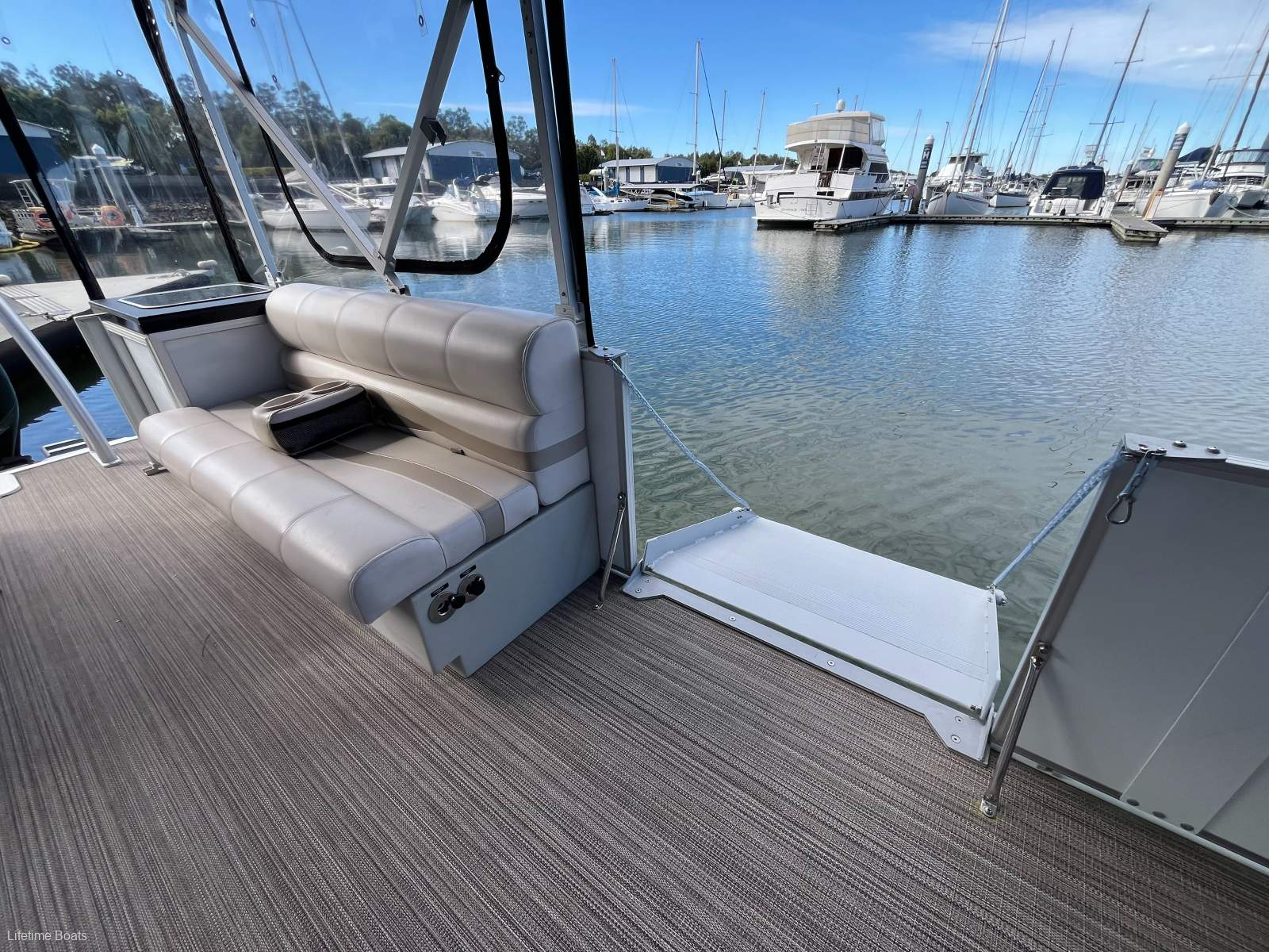 Used Runaway Bay Pontoon Boats 22 Tri Hull - 2023my - Tri Hull for Sale ...