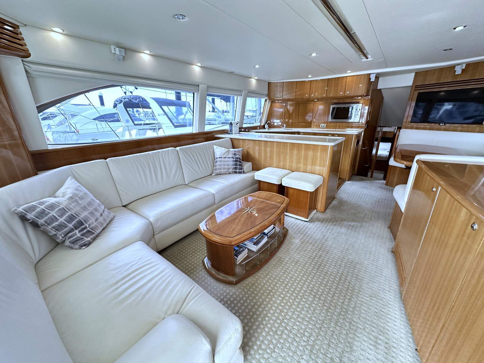 Used Riviera 60 Flybridge for Sale | Boats For Sale | Yachthub