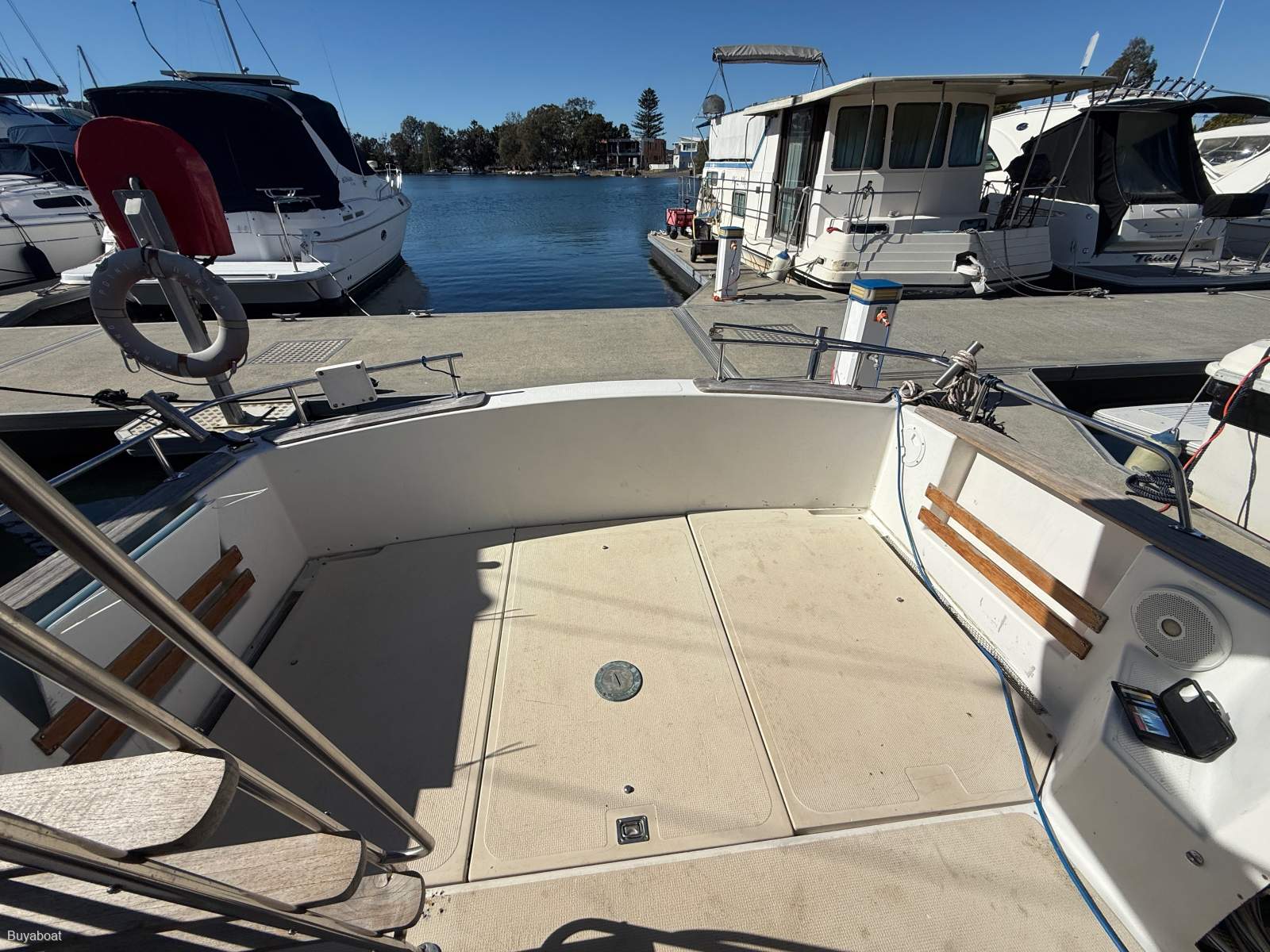 Used Riviera 30 Flybridge for Sale | Boats For Sale | Yachthub