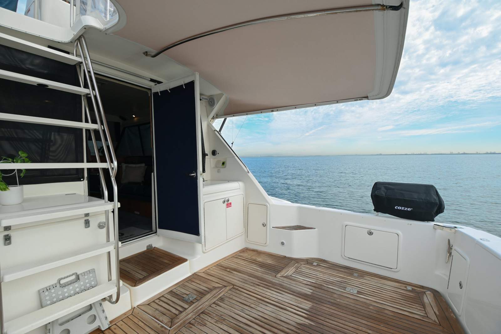 Used Riviera 36 Platinum Flybridge for Sale | Boats For Sale | Yachthub