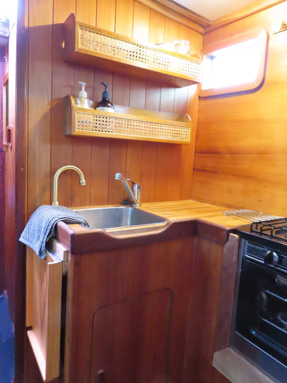 CHARMING TRADITIONAL CONVERTED CRAY BOAT For Sale | Derwent Boat Sales