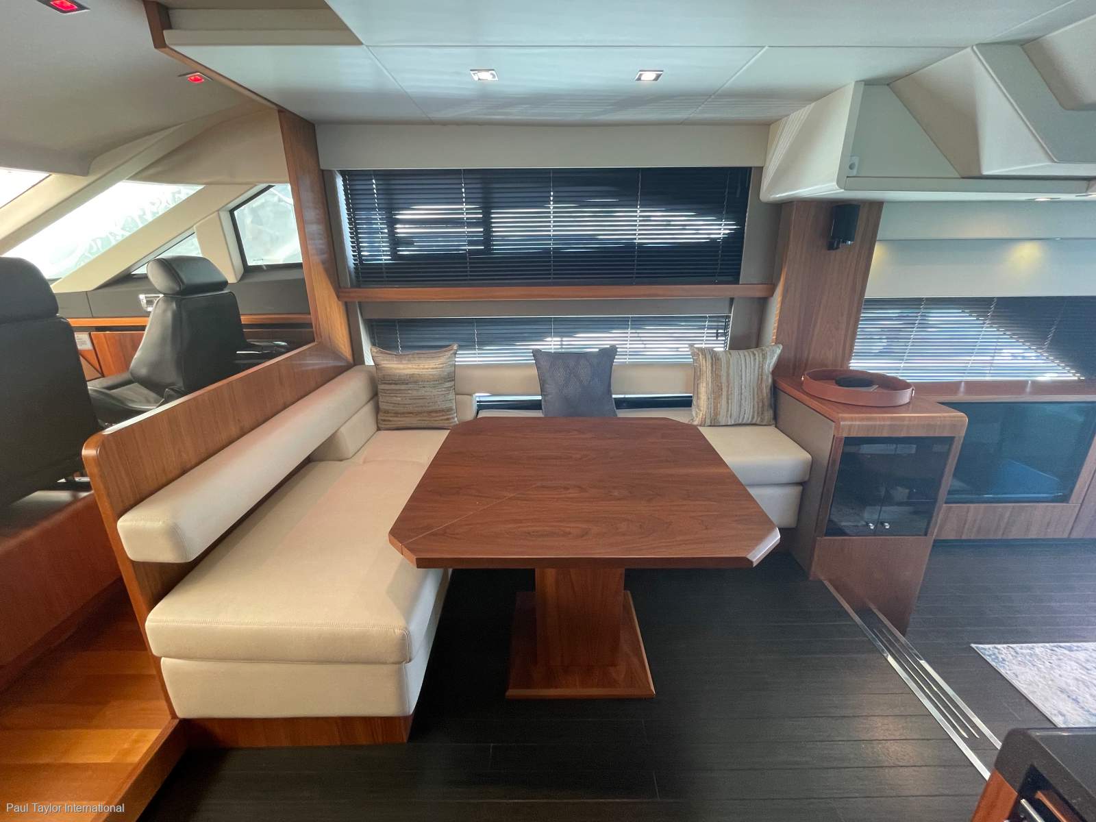 Fairline Squadron 60 Motivated vendor- Well presented Boat! For Sale ...