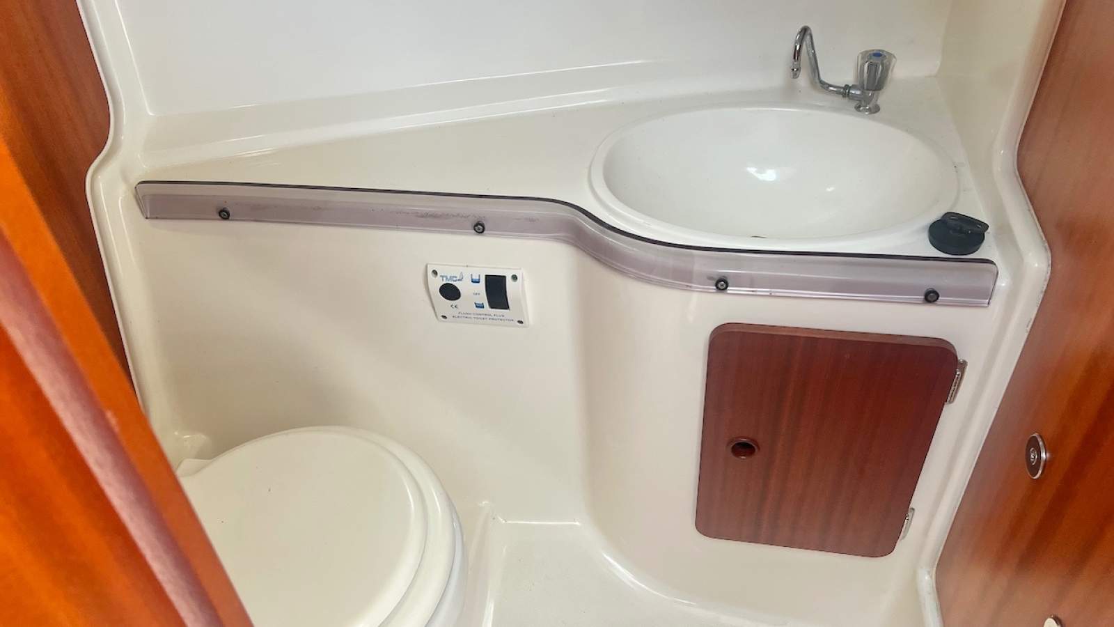 Used Arvor 700 Weekender for Sale | Boats For Sale | Yachthub