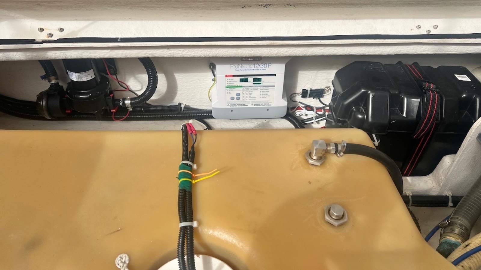 Used Arvor 700 Weekender for Sale | Boats For Sale | Yachthub