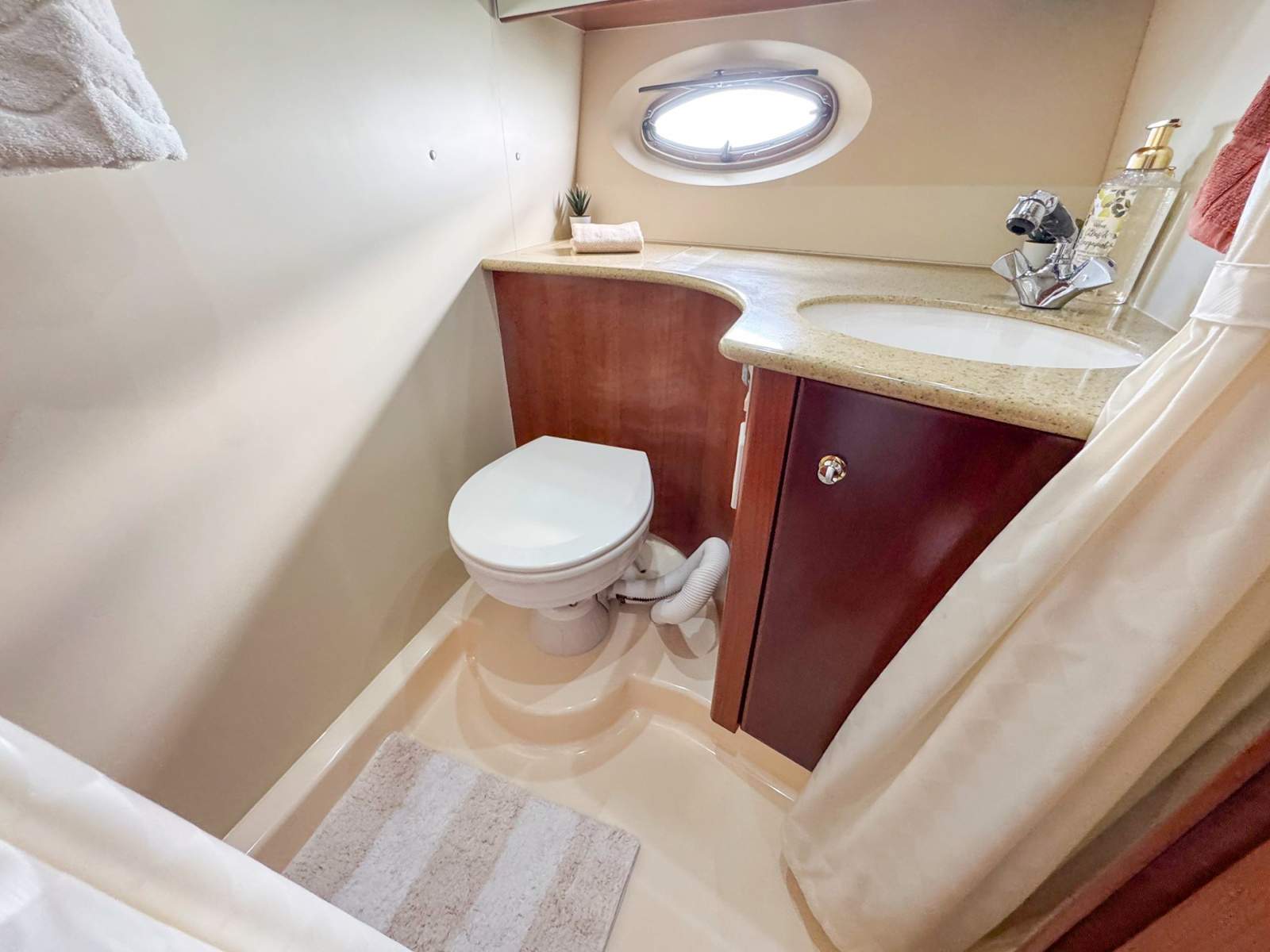 Used Silverton 36 Convertible for Sale | Boats For Sale | Yachthub
