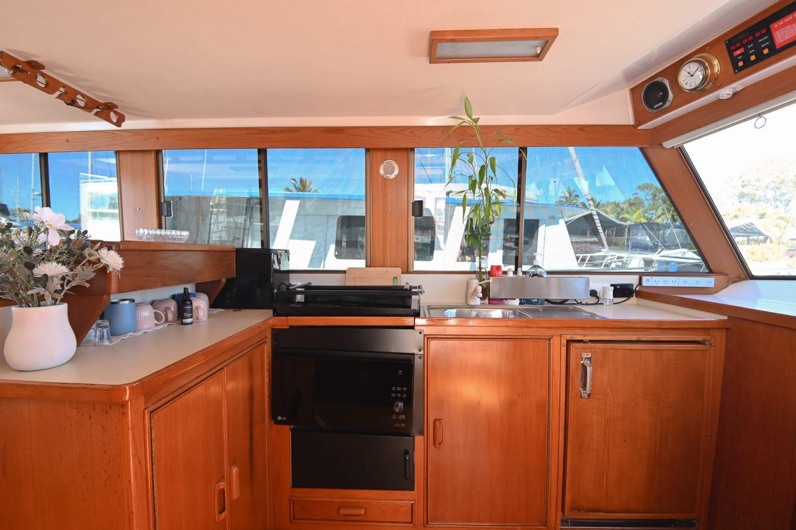 Used Grand Banks 36 Flybridge Cruiser for Sale | Boats For Sale | Yachthub