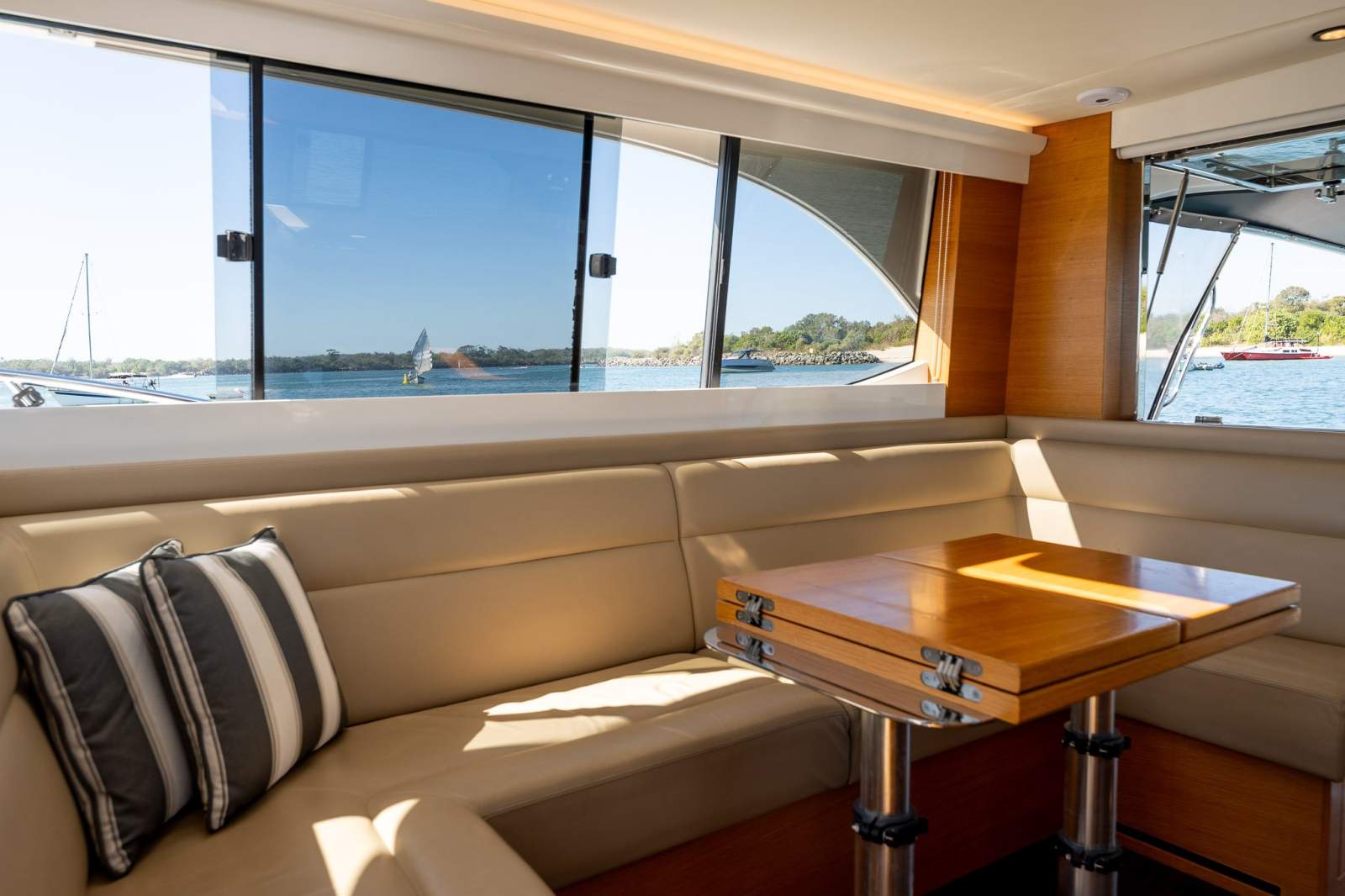 Used Riviera 445 Suv - Trades Welcome Dealer Owned Vessel for Sale ...