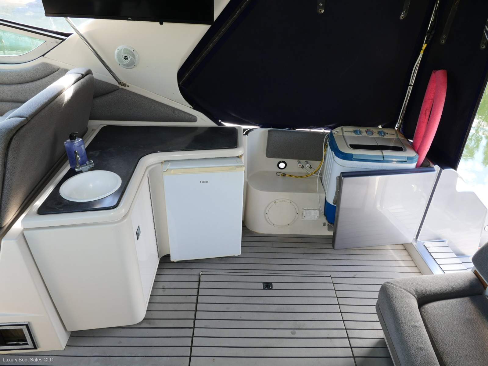 Used Regal Commodore 402 for Sale | Boats For Sale | Yachthub