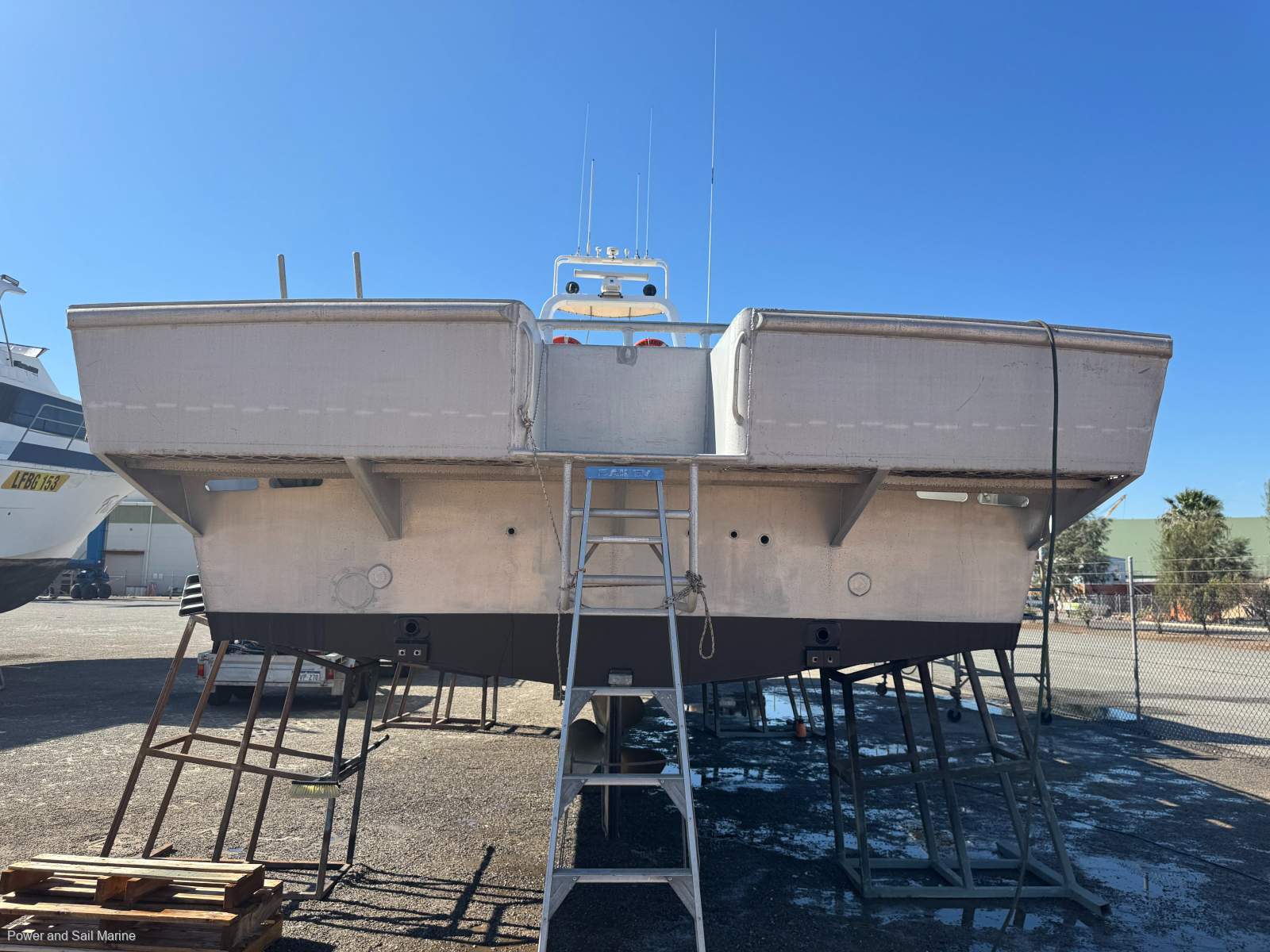 Image Cray Boat 10/10 Condition For Sale | Power and Sail