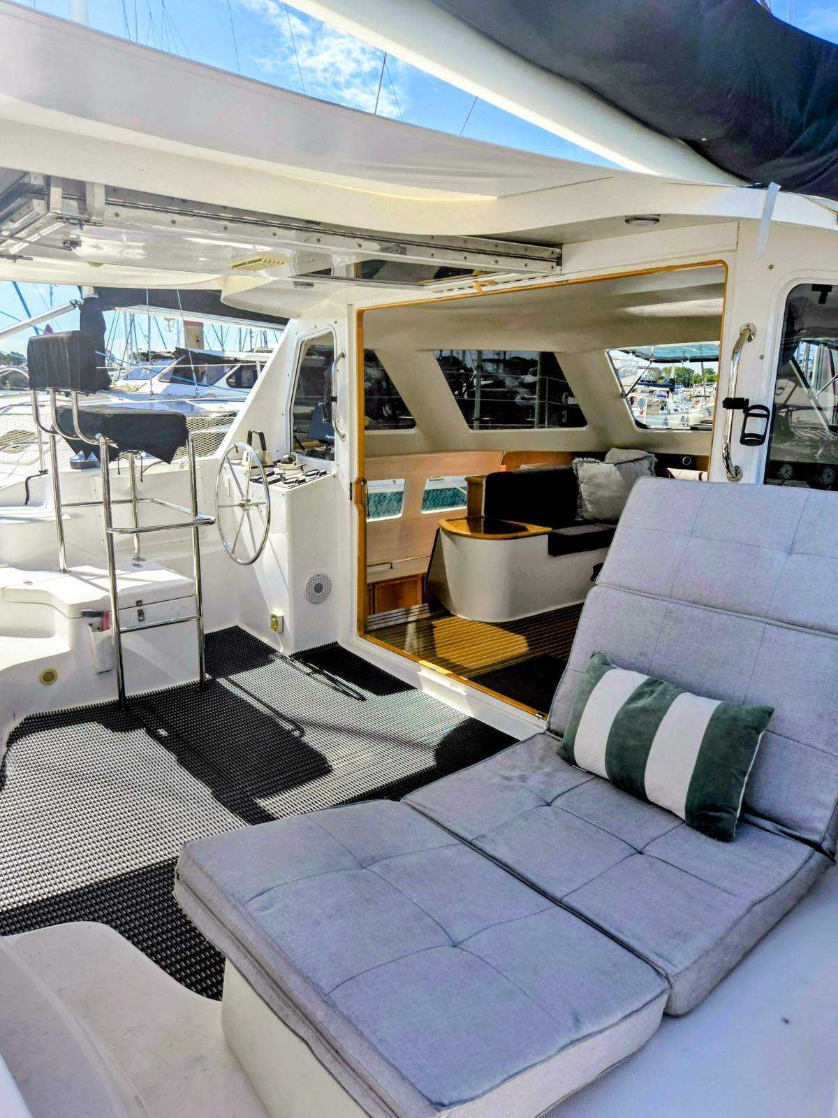 Used Seawind 1160 for Sale | Yachts For Sale | Yachthub