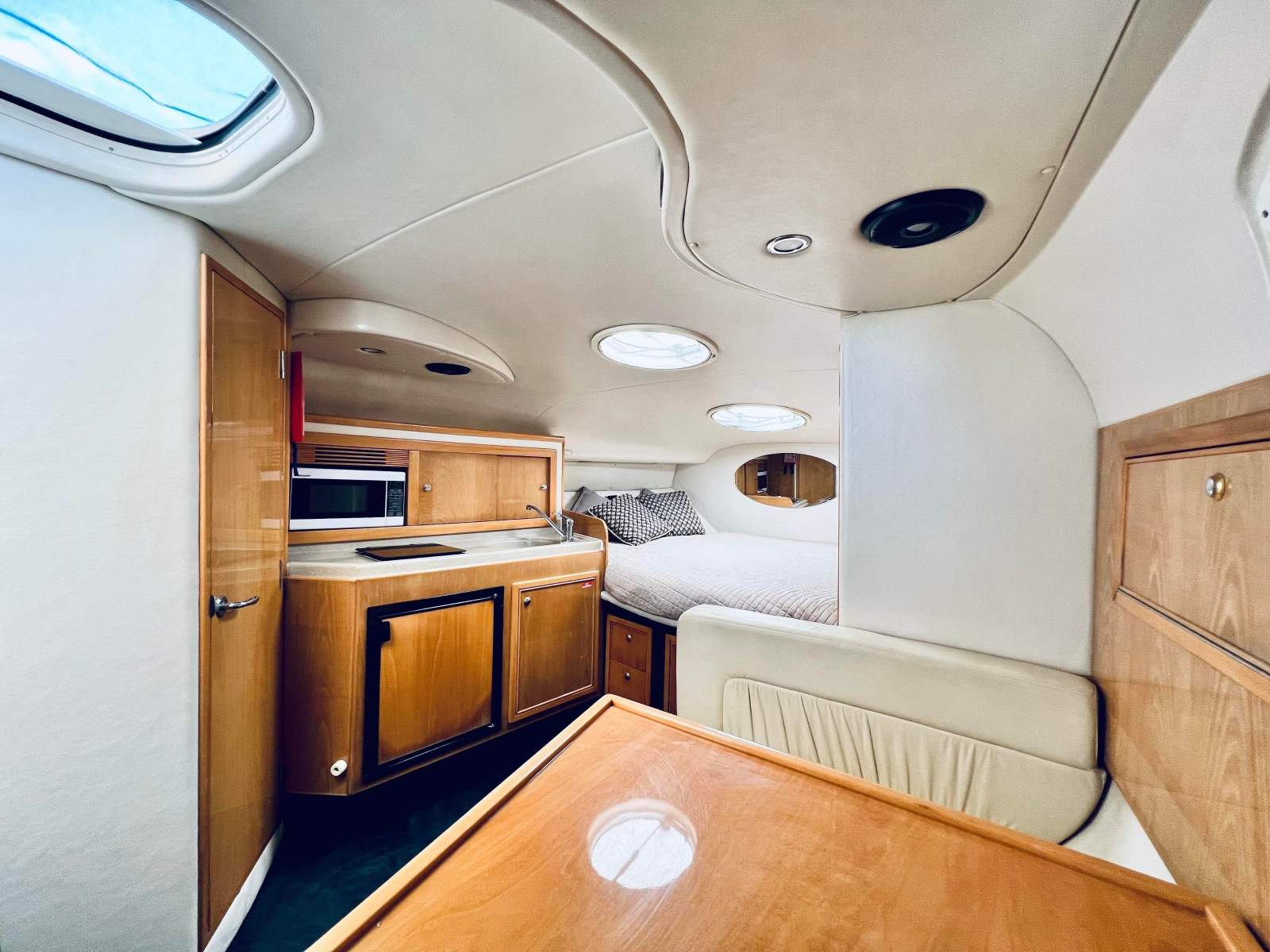 Used Riviera M290 Sports Cruiser for Sale | Boats For Sale | Yachthub