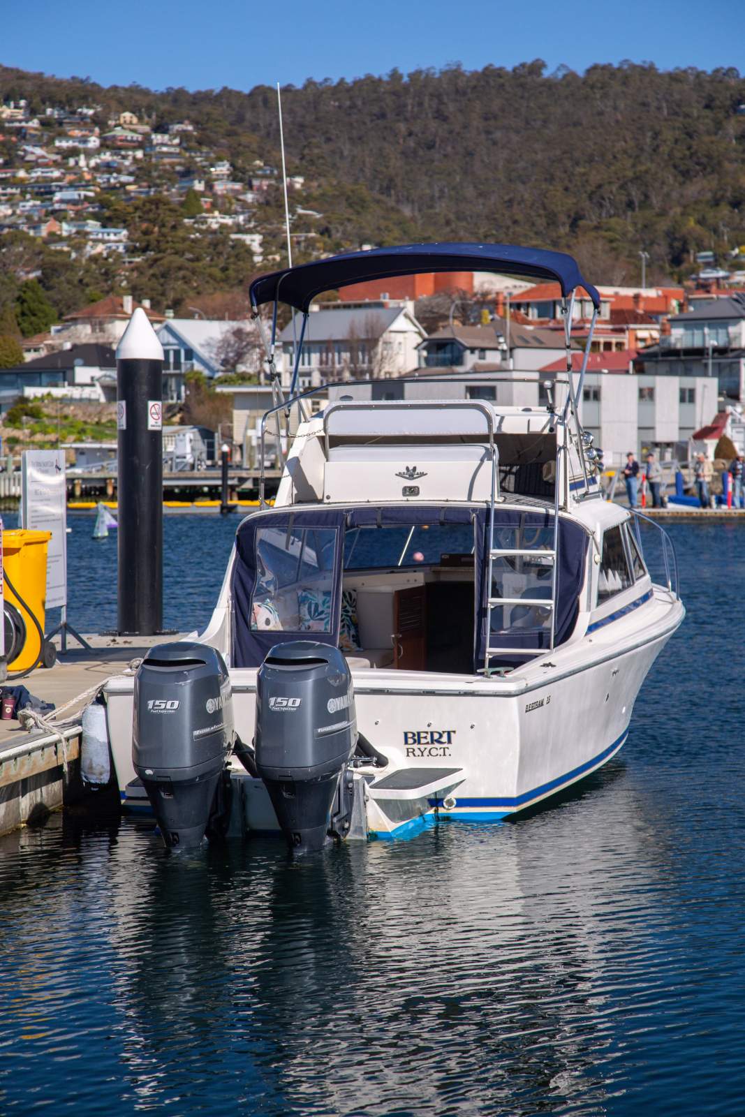 Bertram 25 Flybridge OUTBOARDS, NEW SALOON/GALLEY, GREAT CONDITION ...