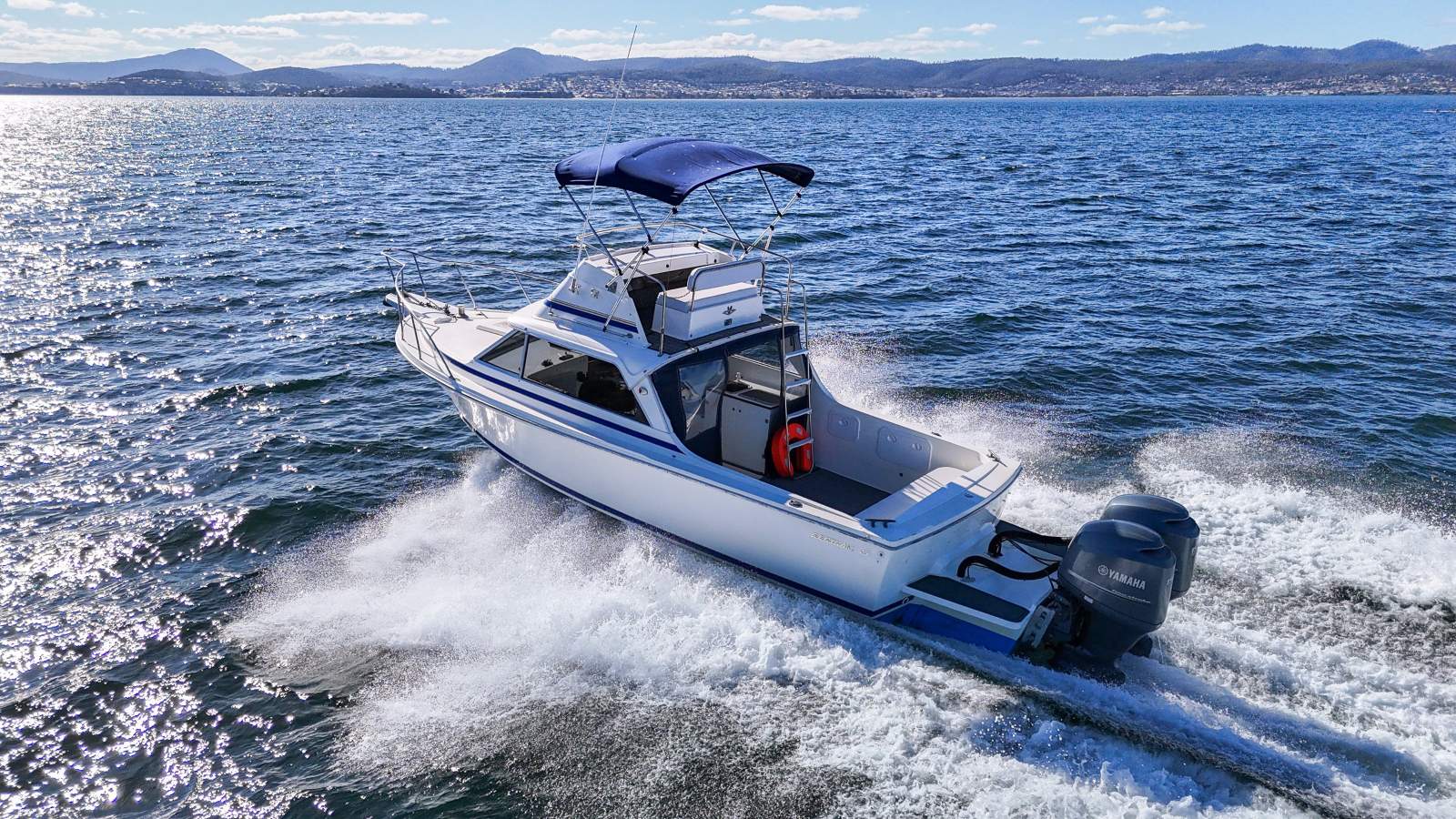 Used Bertram 25 Flybridge Outboards, New Saloon/galley, Great Condition ...