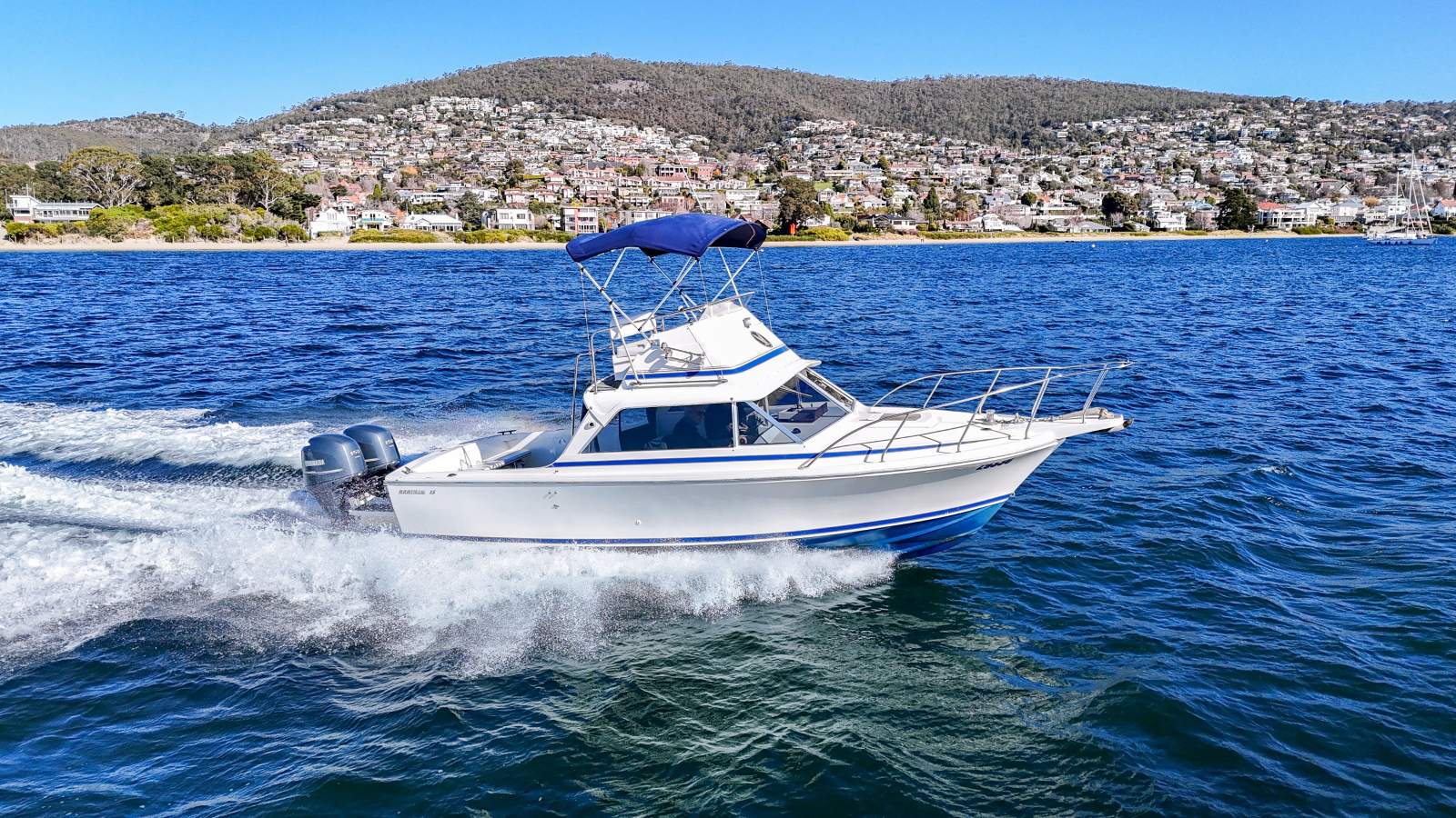 Used Bertram 25 Flybridge Outboards, New Saloon/galley, Great Condition ...