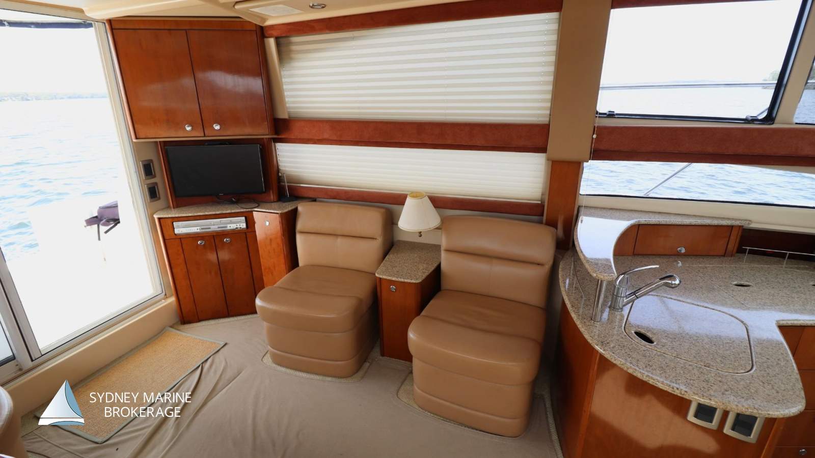 Used Meridian 391 Flybridge Cruiser for Sale | Boats For Sale | Yachthub