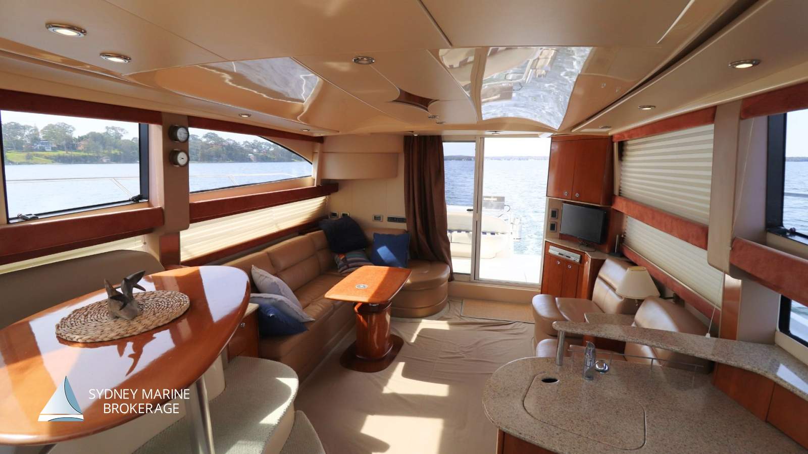 Used Meridian 391 Flybridge Cruiser for Sale | Boats For Sale | Yachthub