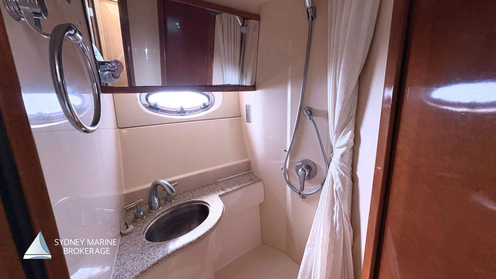 Used Meridian 391 Flybridge Cruiser for Sale | Boats For Sale | Yachthub