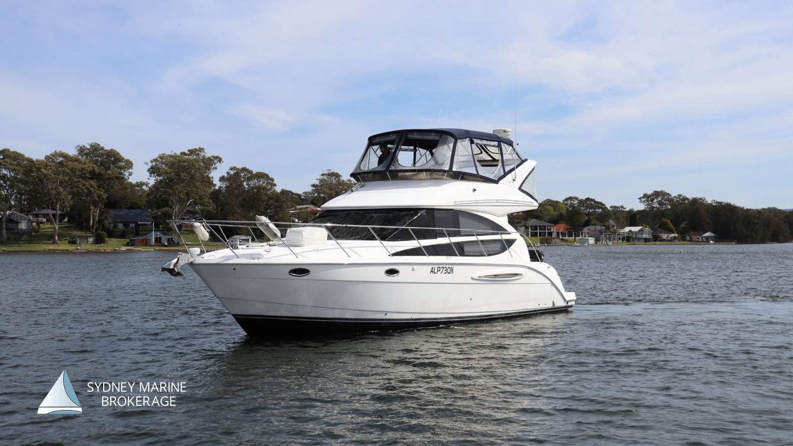 Used Meridian 391 Flybridge Cruiser for Sale | Boats For Sale | Yachthub