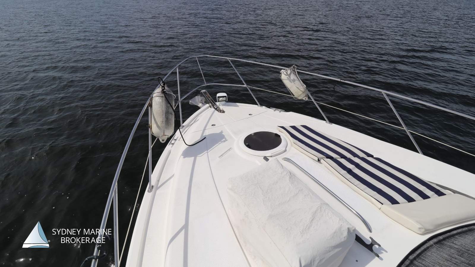 Used Meridian 391 Flybridge Cruiser for Sale | Boats For Sale | Yachthub