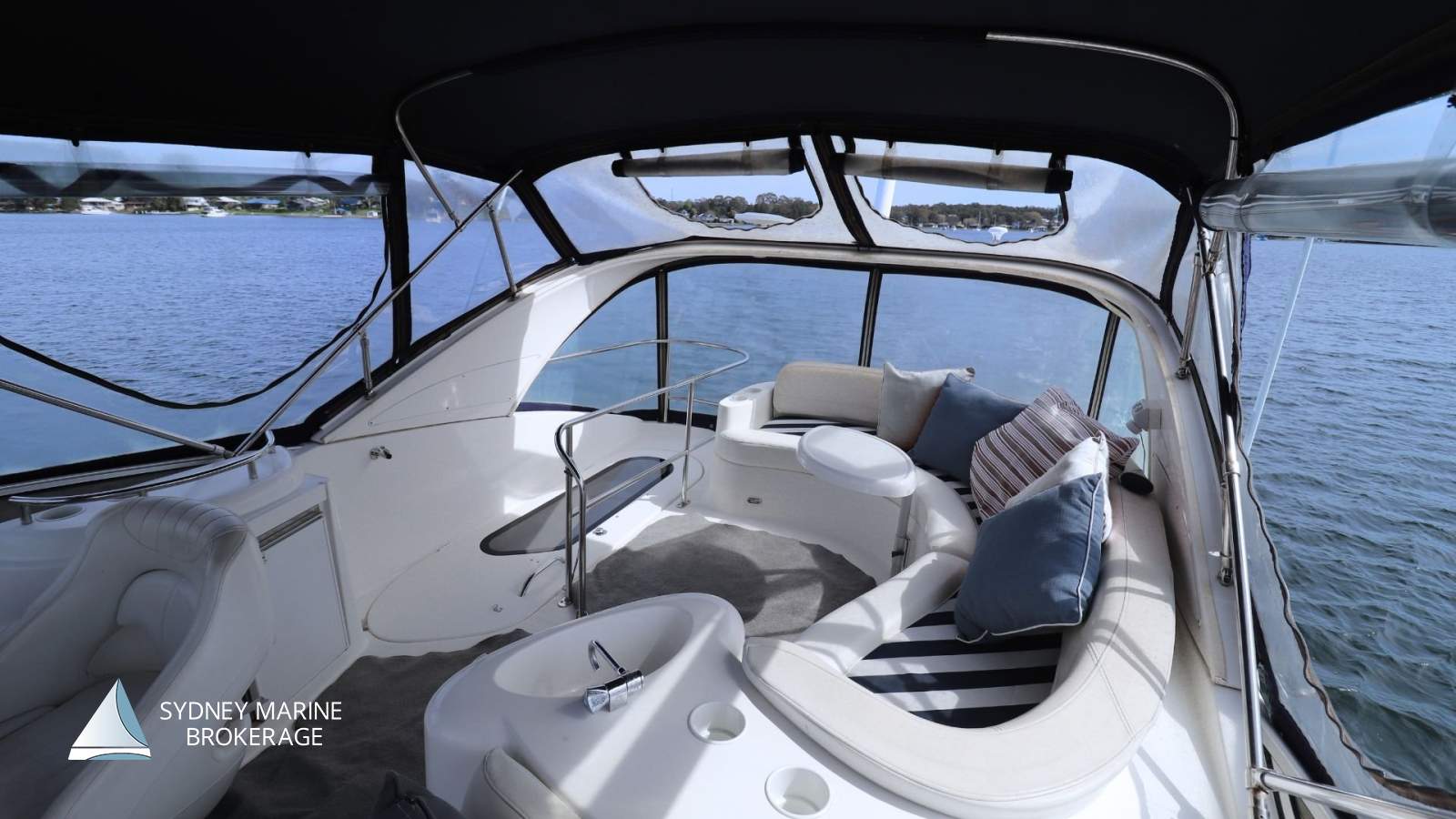 Used Meridian 391 Flybridge Cruiser for Sale | Boats For Sale | Yachthub