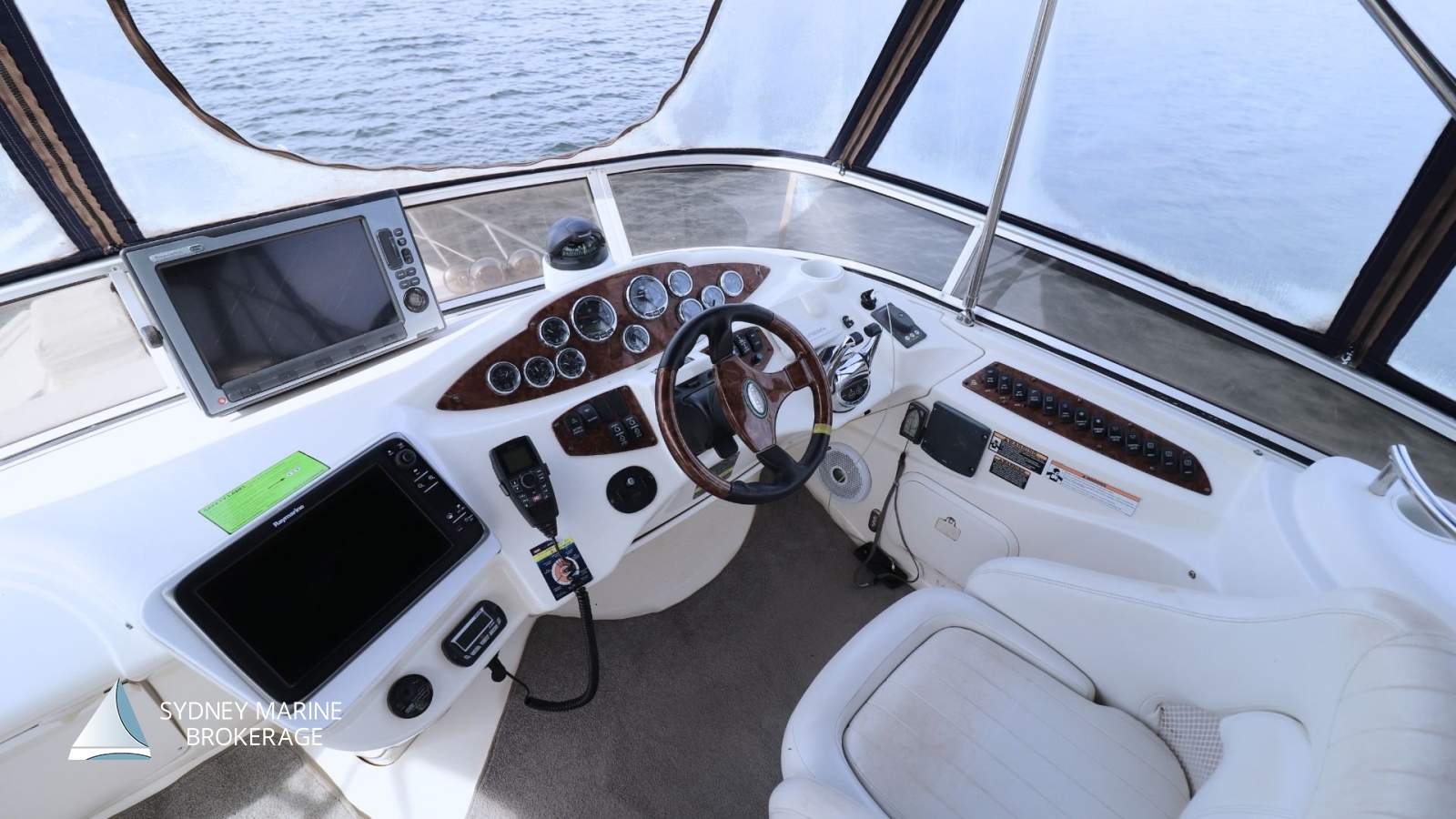 Used Meridian 391 Flybridge Cruiser for Sale | Boats For Sale | Yachthub