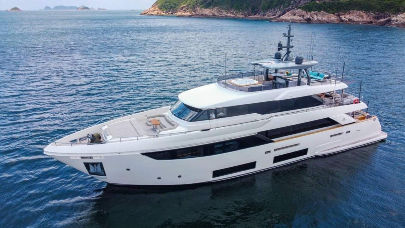 Used Custom Line Navetta 33 for Sale | Boats For Sale | Yachthub