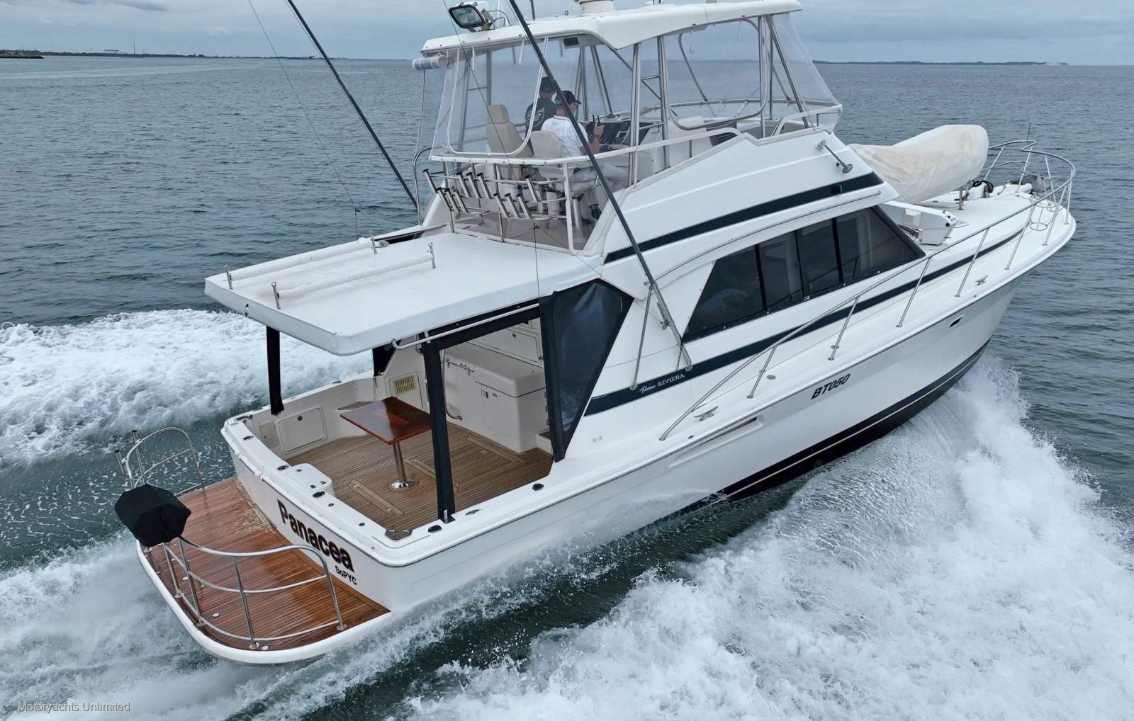 Riviera 43 Open Flybridge - Popular two cabin, two ensuite version For ...