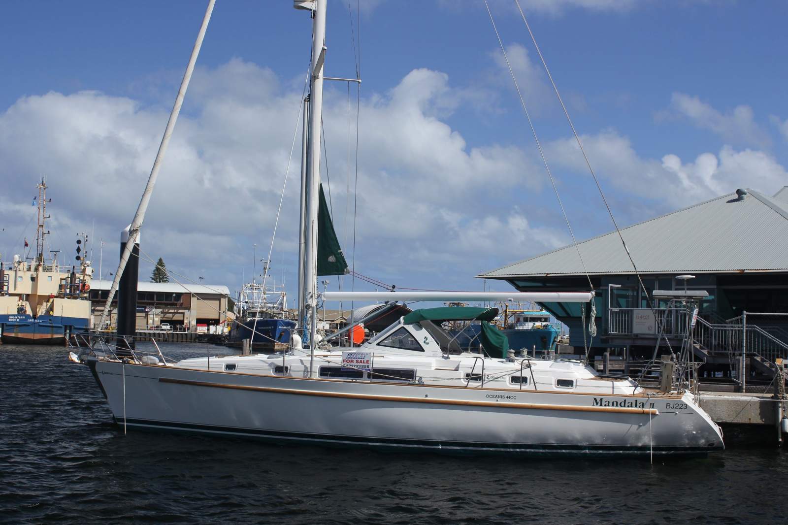 Beneteau Oceanis 44cc Exceptional Value! For Sale | Mansfield Marine