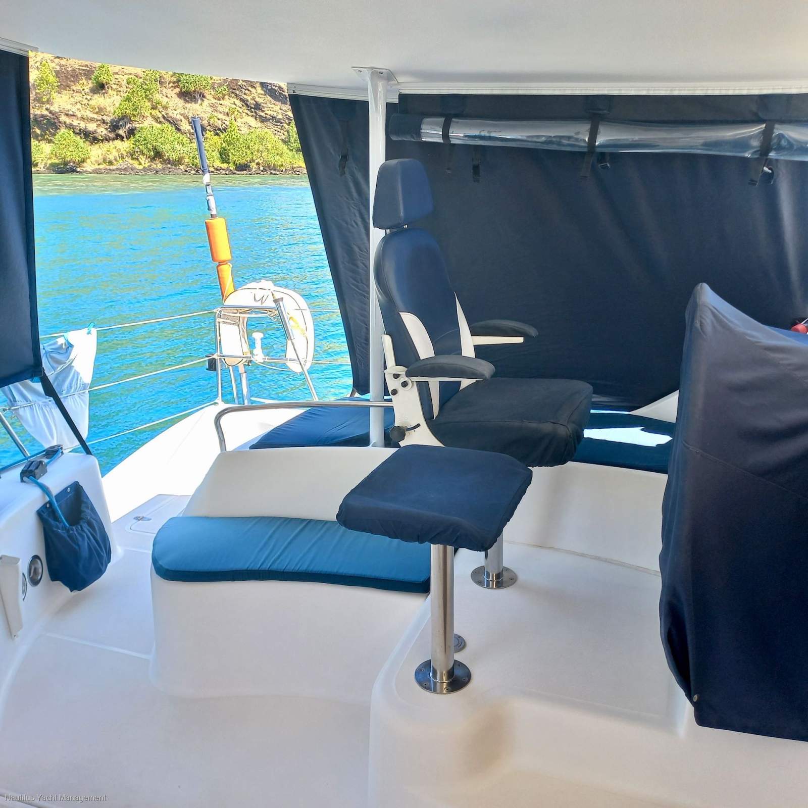Used Privilege 435 Easy Cruise Model. 4 Cabins / 2 Hds. for Sale ...