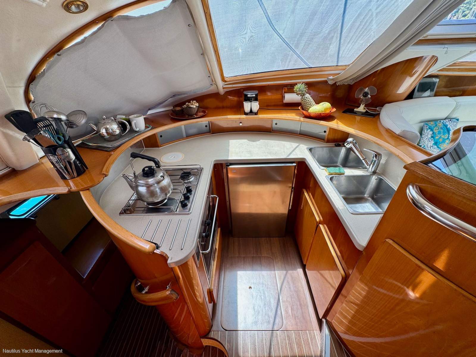 Used Privilege 435 Easy Cruise Model. 4 Cabins / 2 Hds. for Sale ...