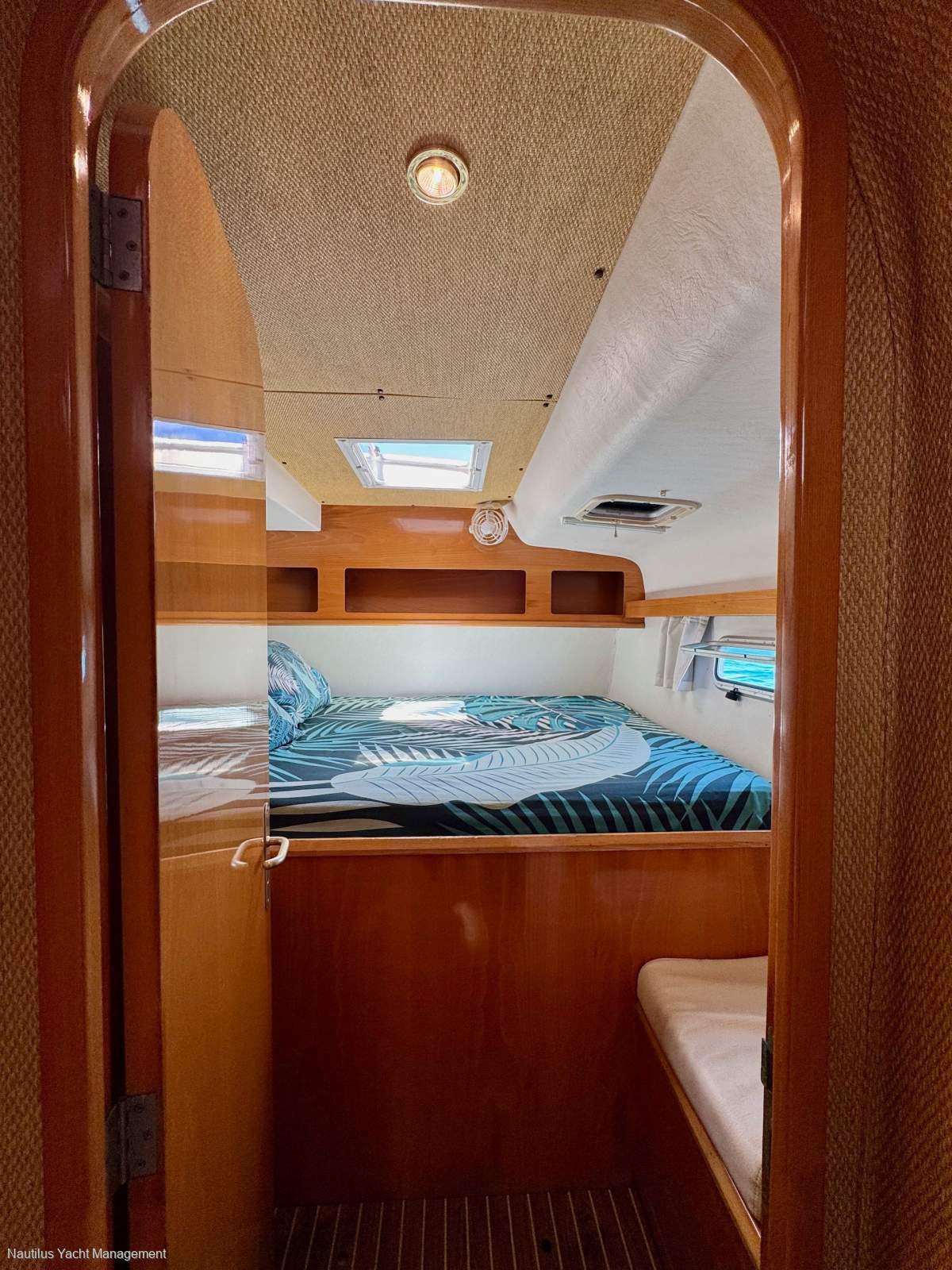 Used Privilege 435 Easy Cruise Model. 4 Cabins / 2 Hds. for Sale ...