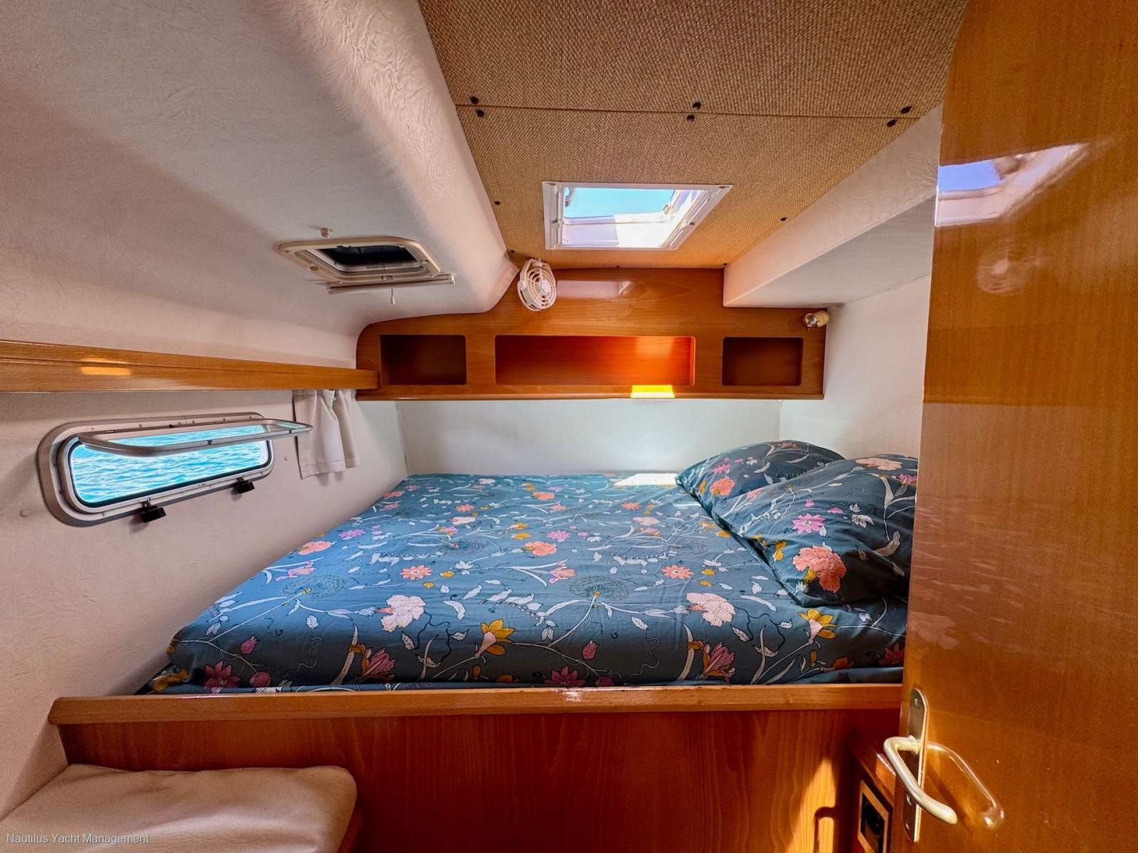 Used Privilege 435 Easy Cruise Model. 4 Cabins / 2 Hds. for Sale ...