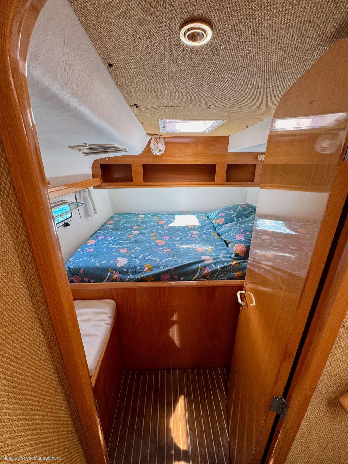 Used Privilege 435 Easy Cruise Model. 4 Cabins / 2 Hds. for Sale ...
