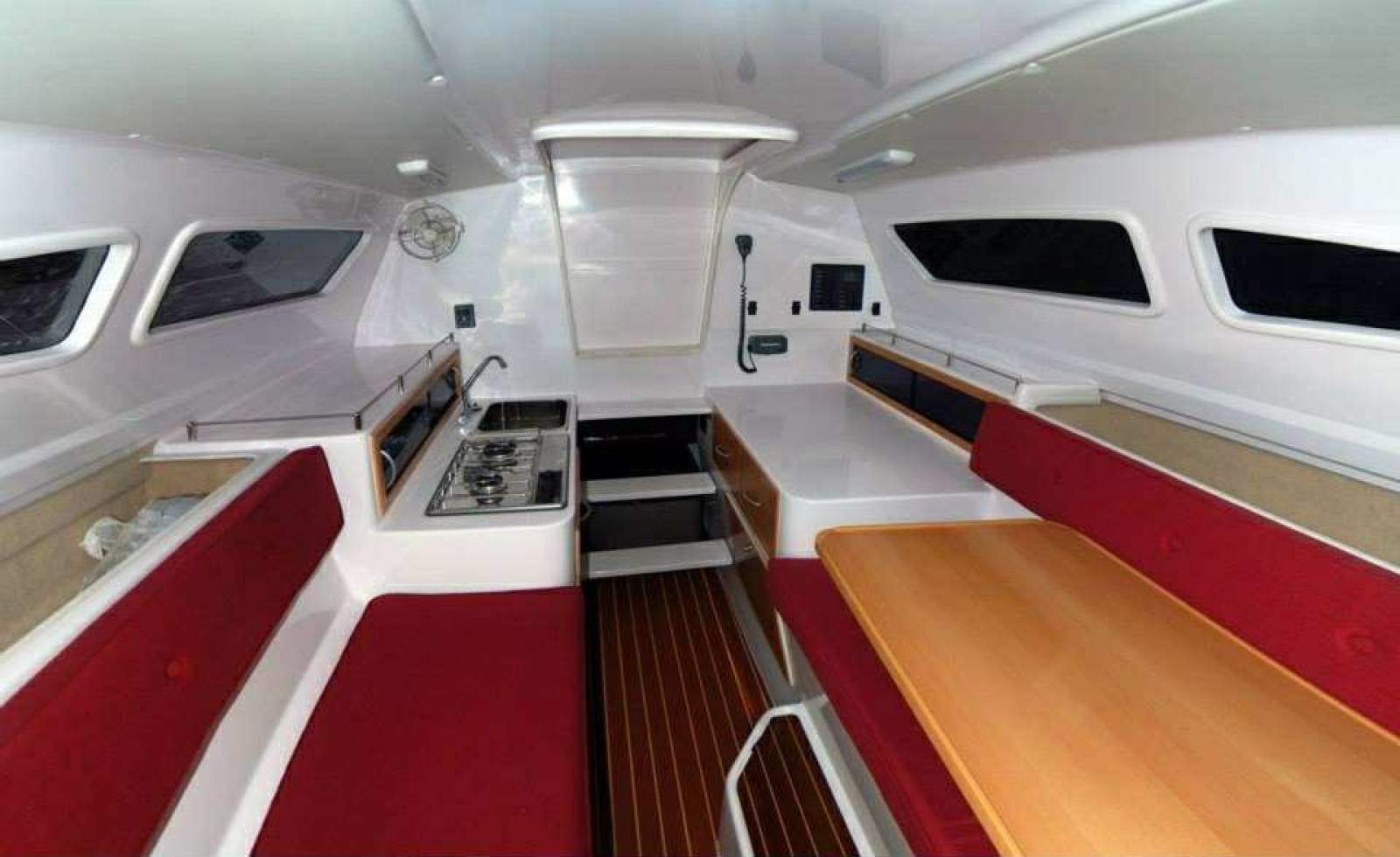 Used Corsair Cruze 970 Fast Comfortable Cruising for Sale | Yachts For ...