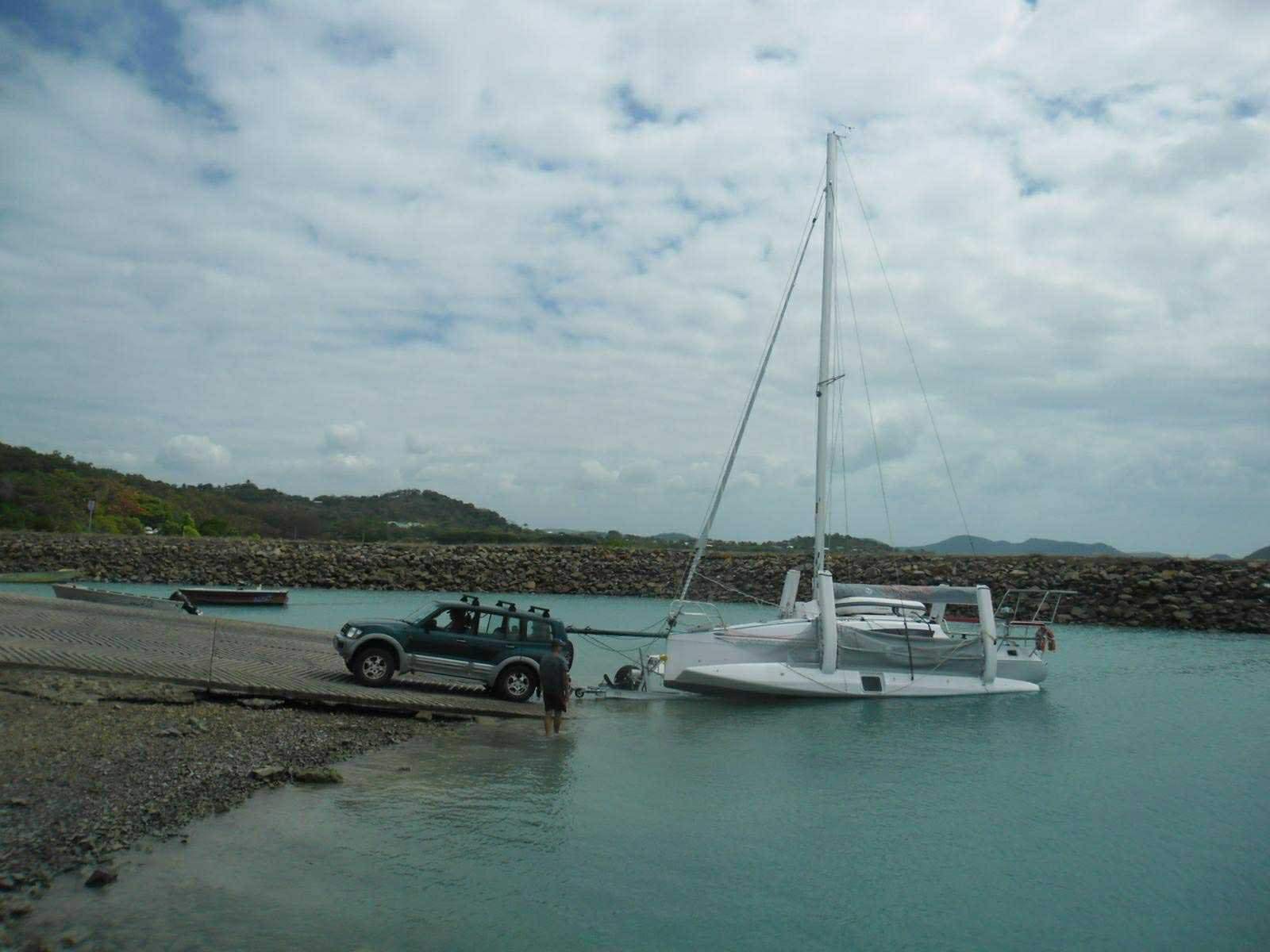 Used Corsair Cruze 970 Fast Comfortable Cruising for Sale | Yachts For ...