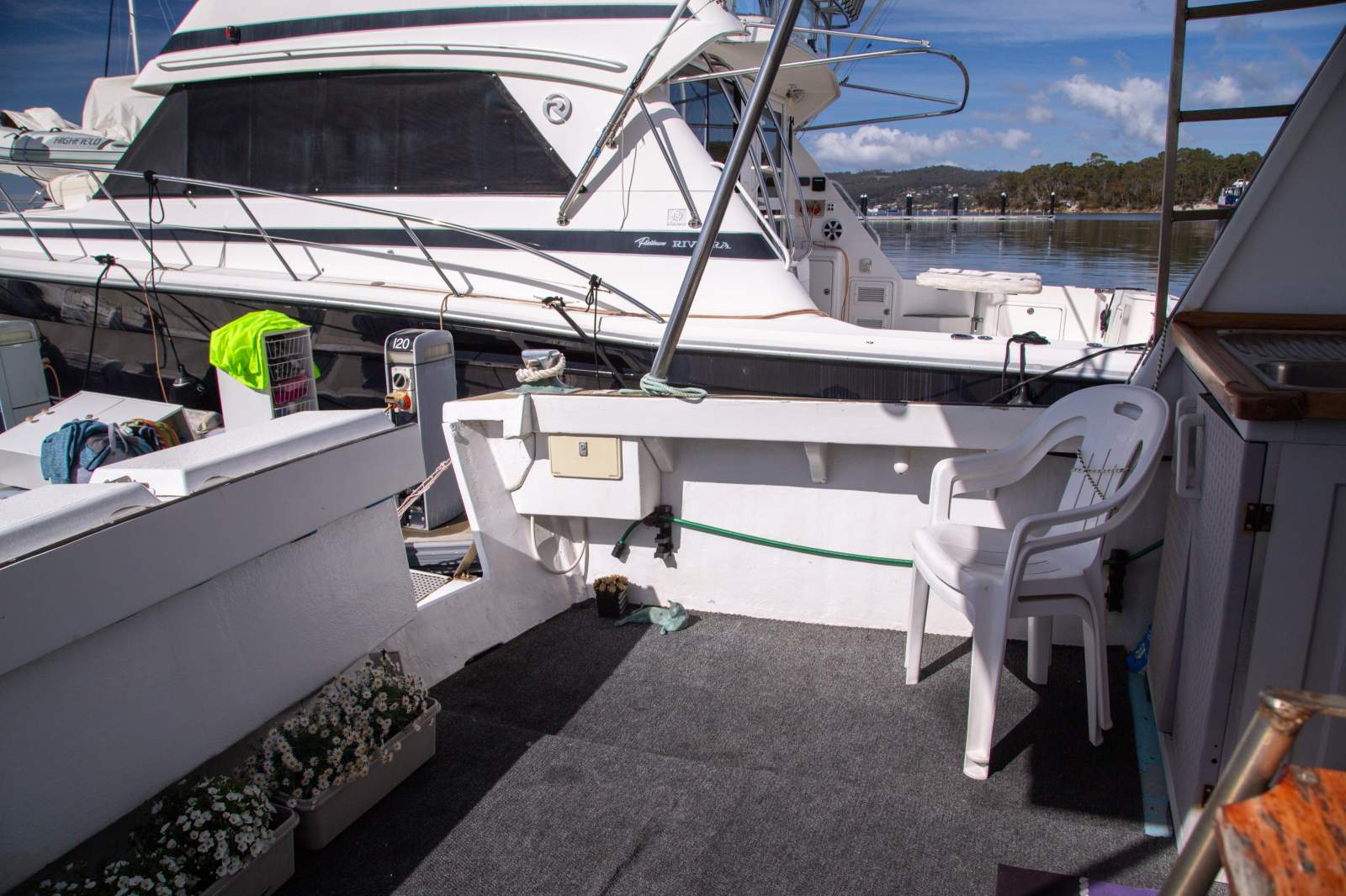 Used Roberts Waverunner 38 Ideal Liveaboard, Ready To Enjoy! for Sale ...