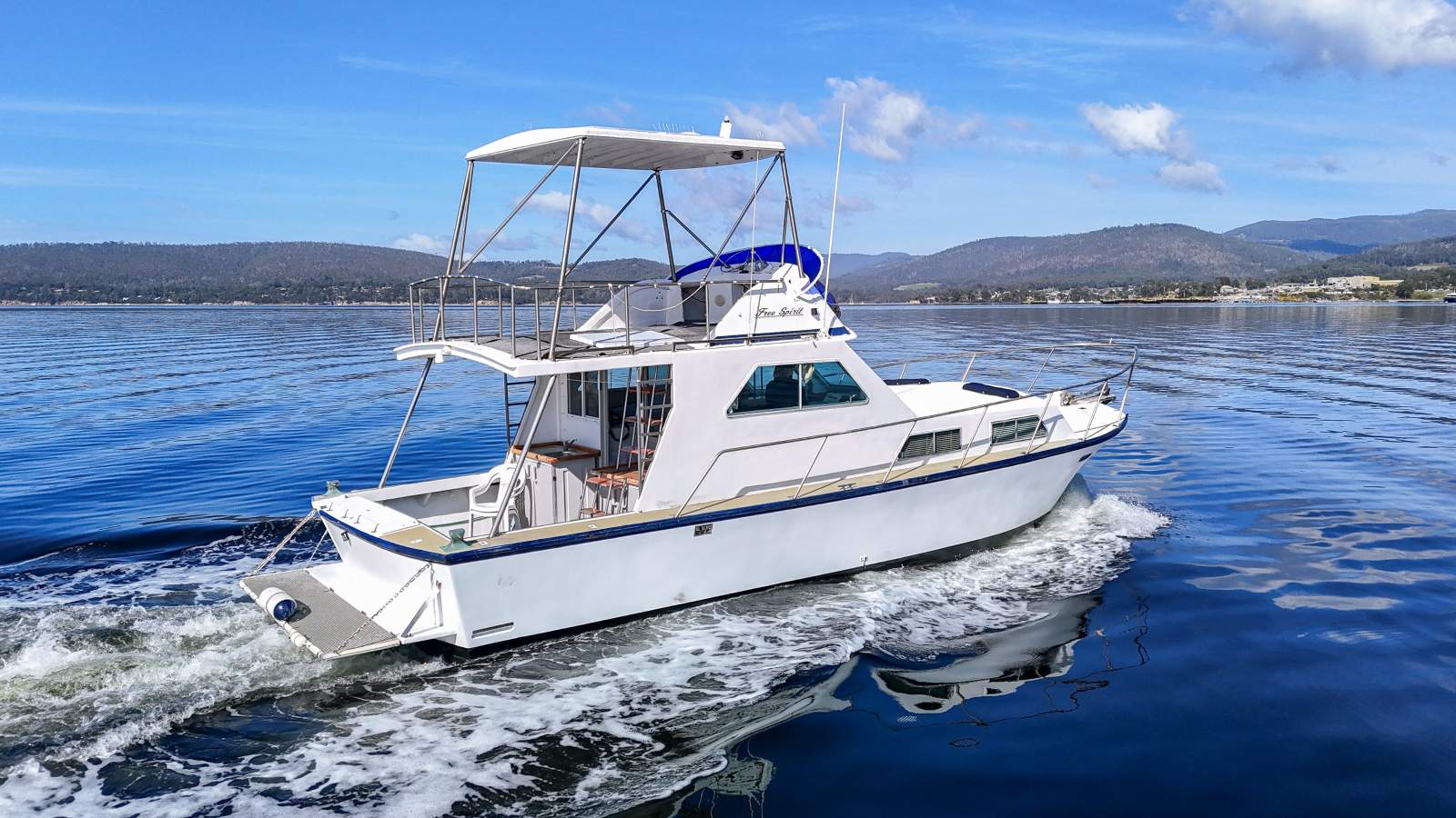 Used Roberts Waverunner 38 Ideal Liveaboard, Ready To Enjoy! for Sale ...
