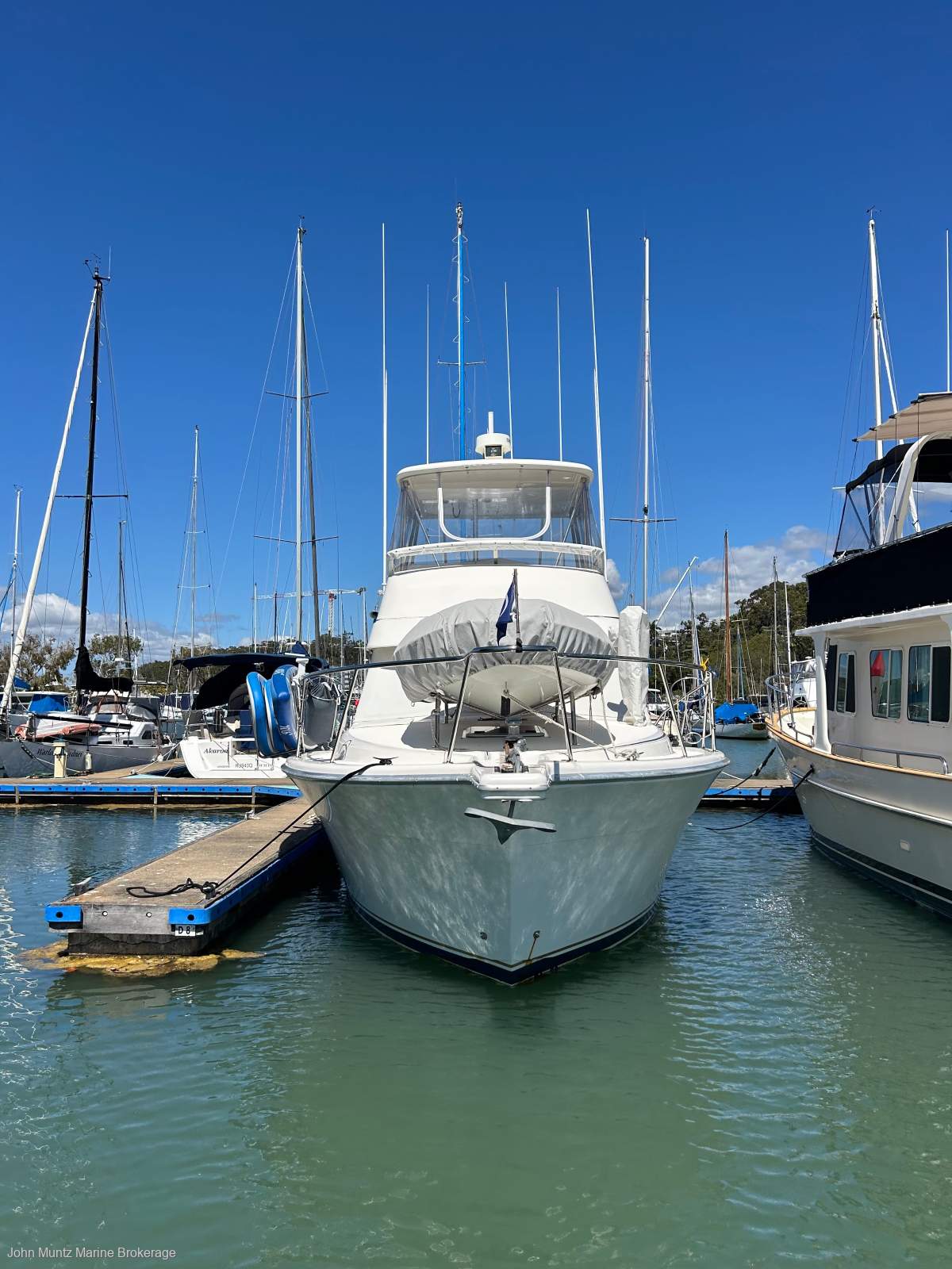 Riviera 3350 Flybridge For Sale | John Muntz Marine Brokerage